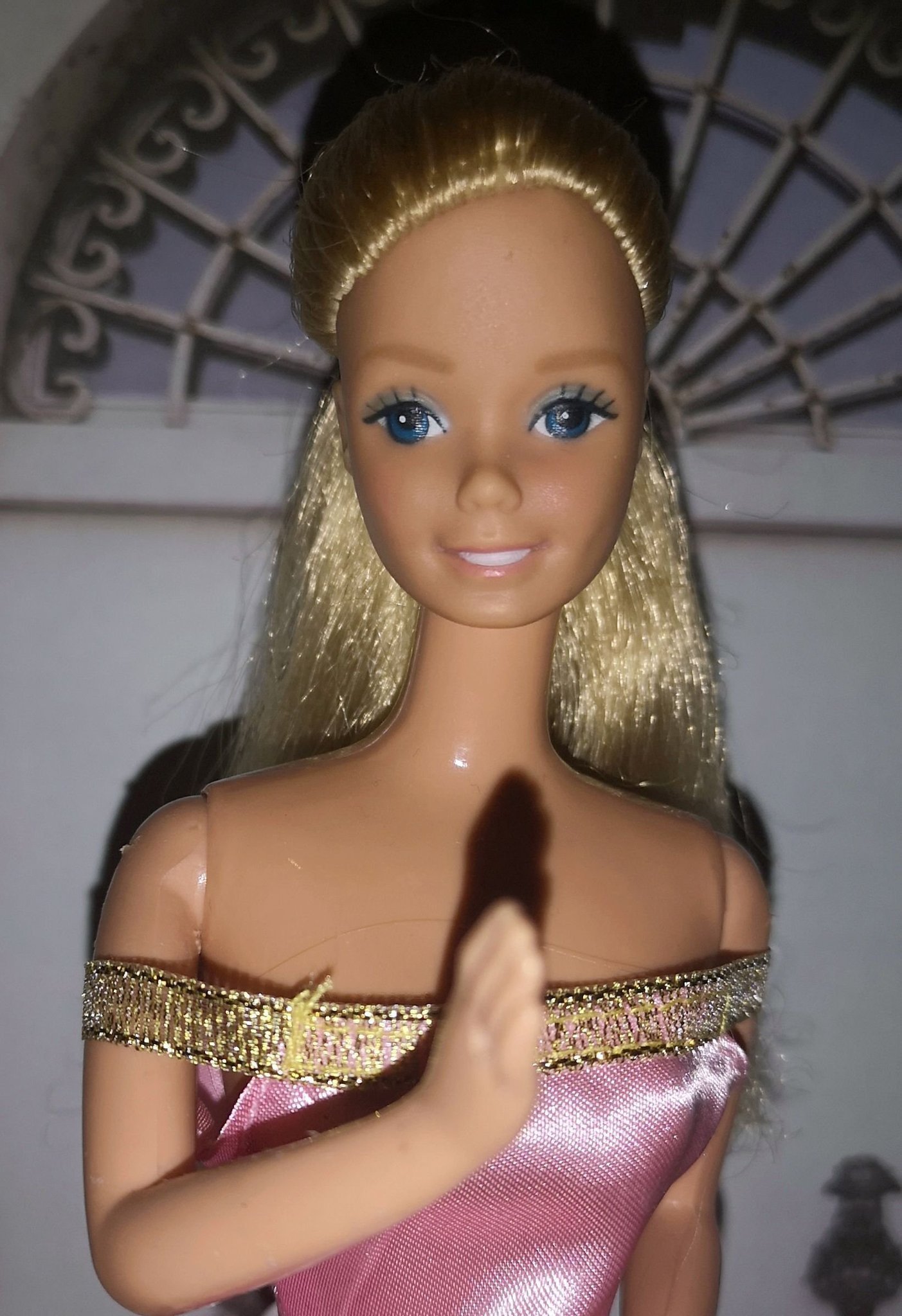 Se produkter som liknar Mattel Pink Pretty Barbie doc.. på Tradera ...