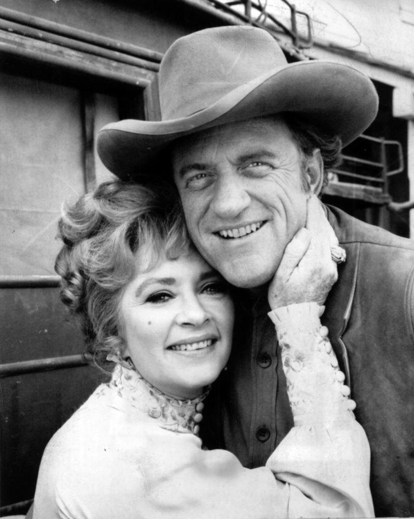 GUNSMOKE TELEVISION SERIES JAMES ARNESS & AMADN.. | Köp på Tradera ...