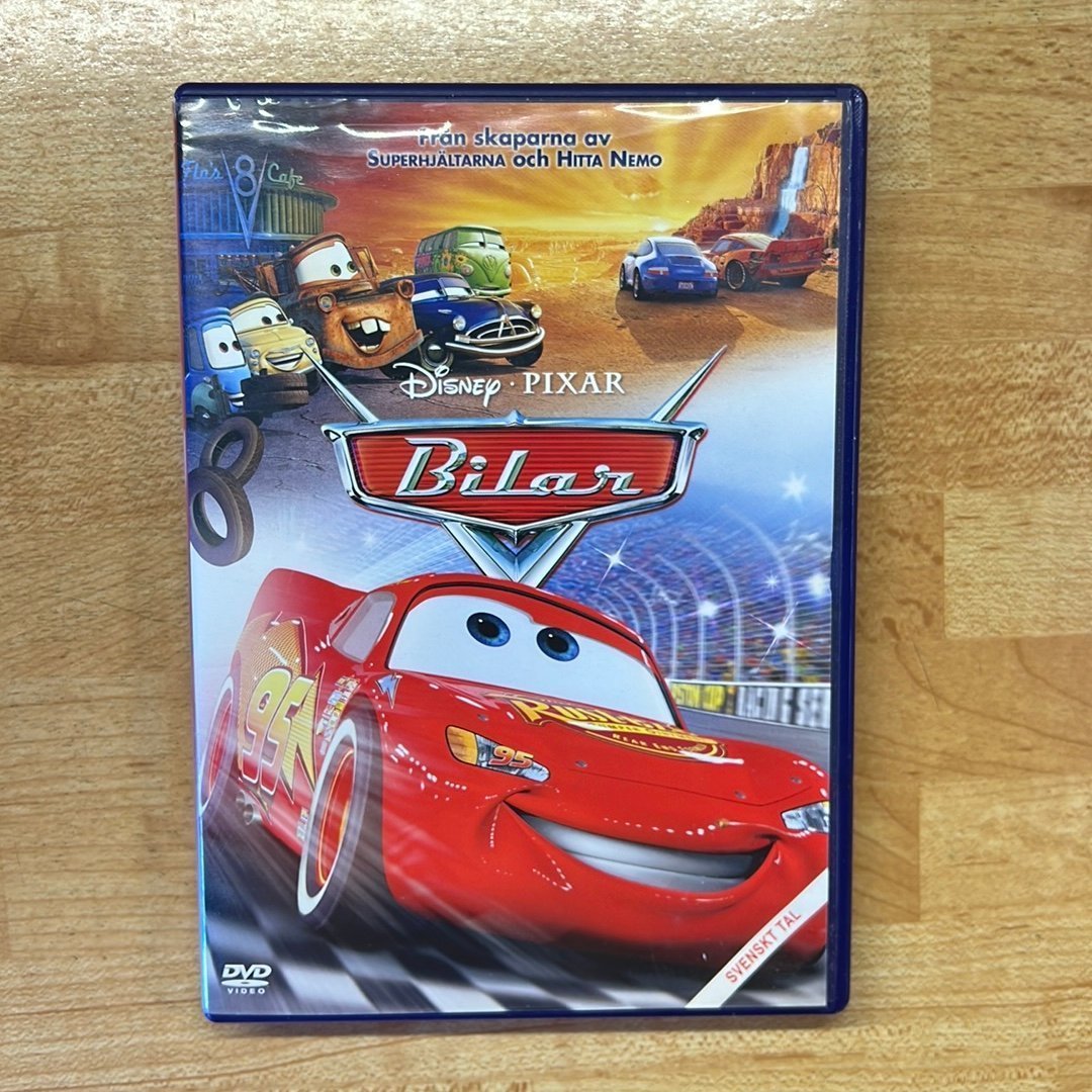 Se produkter som liknar Bilar - Disney Pixar DVD på Tradera (696932157)