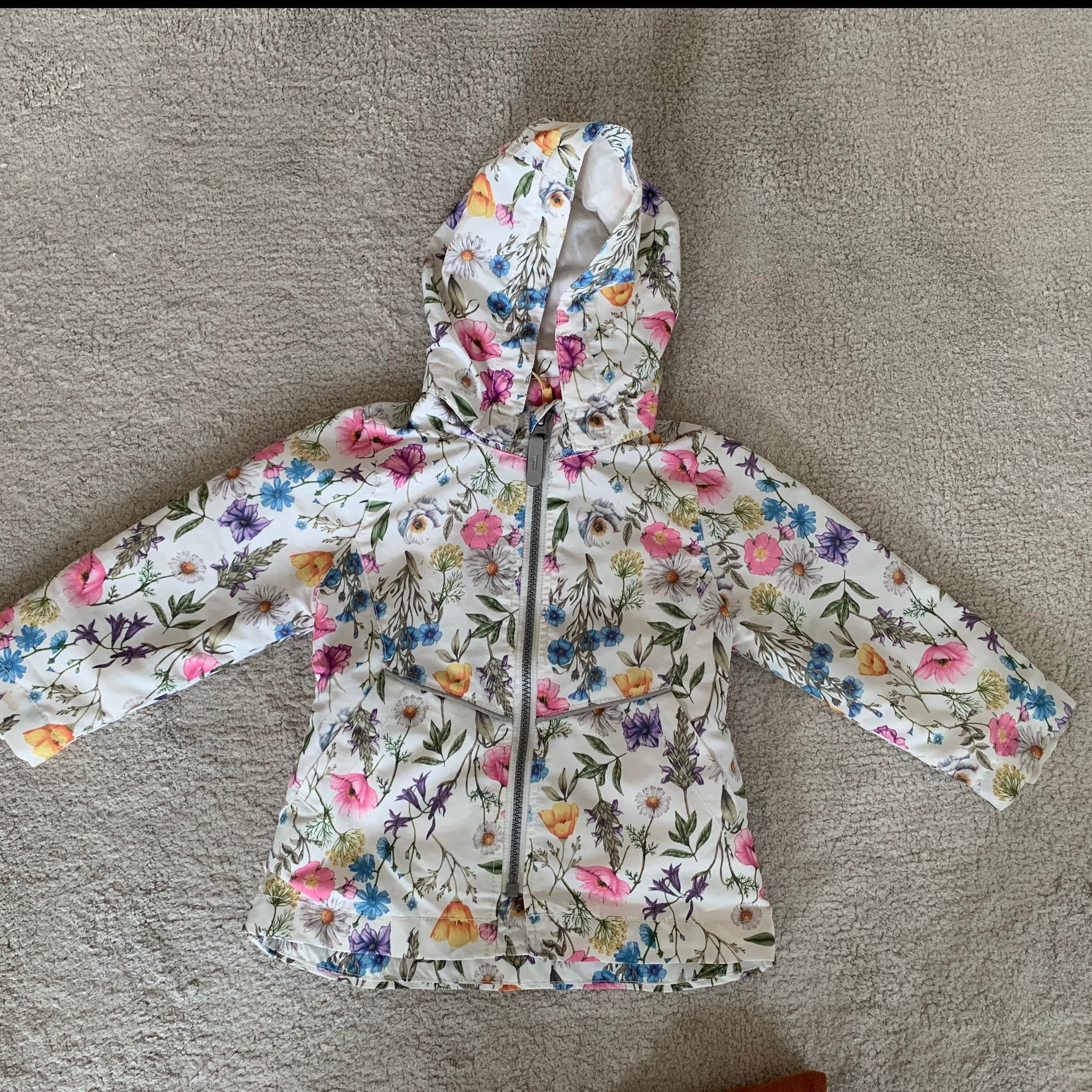 Se produkter som liknar Basic needs by name it vit ja.. på Tradera ...