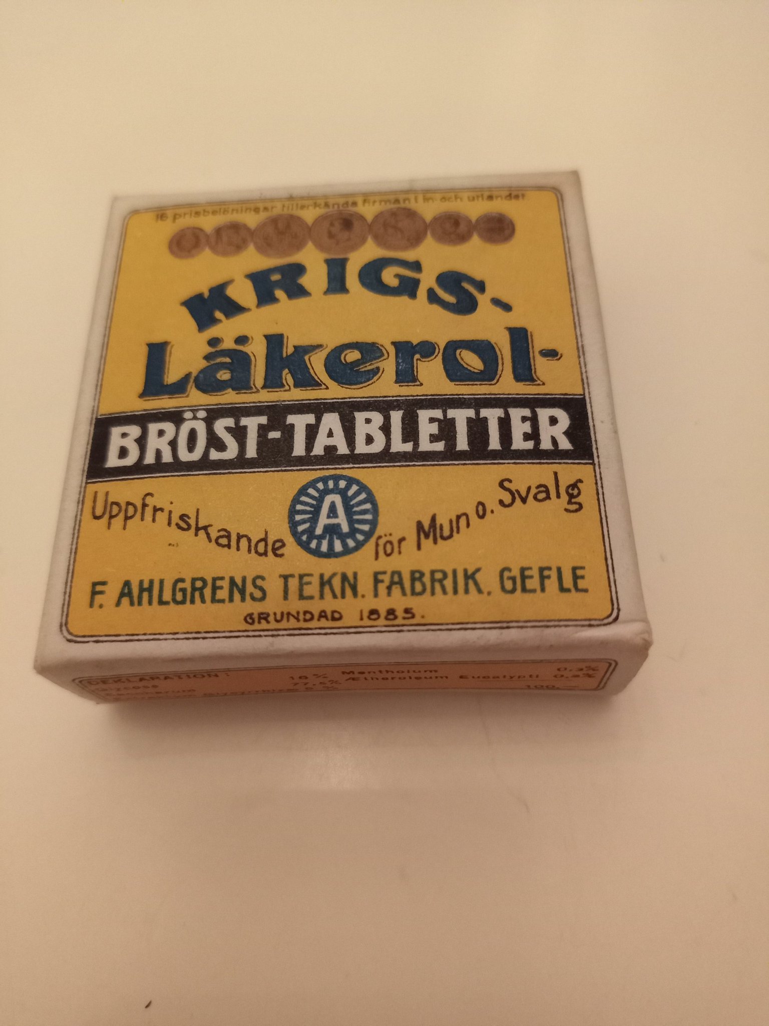 Se produkter som liknar Mycket gammal Tablettask. Kri.. på Tradera ...