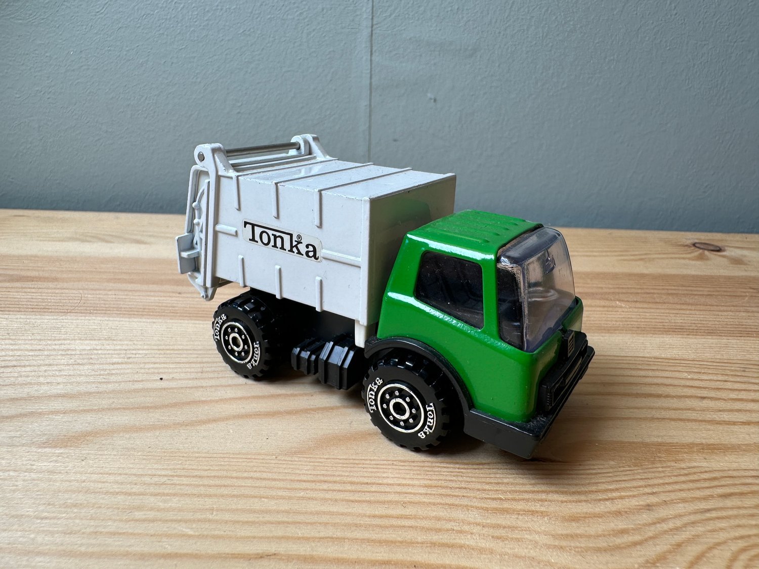 Vintage Mini Tonka Trash Garba.. | Köp från RetroRescue på Tradera ...