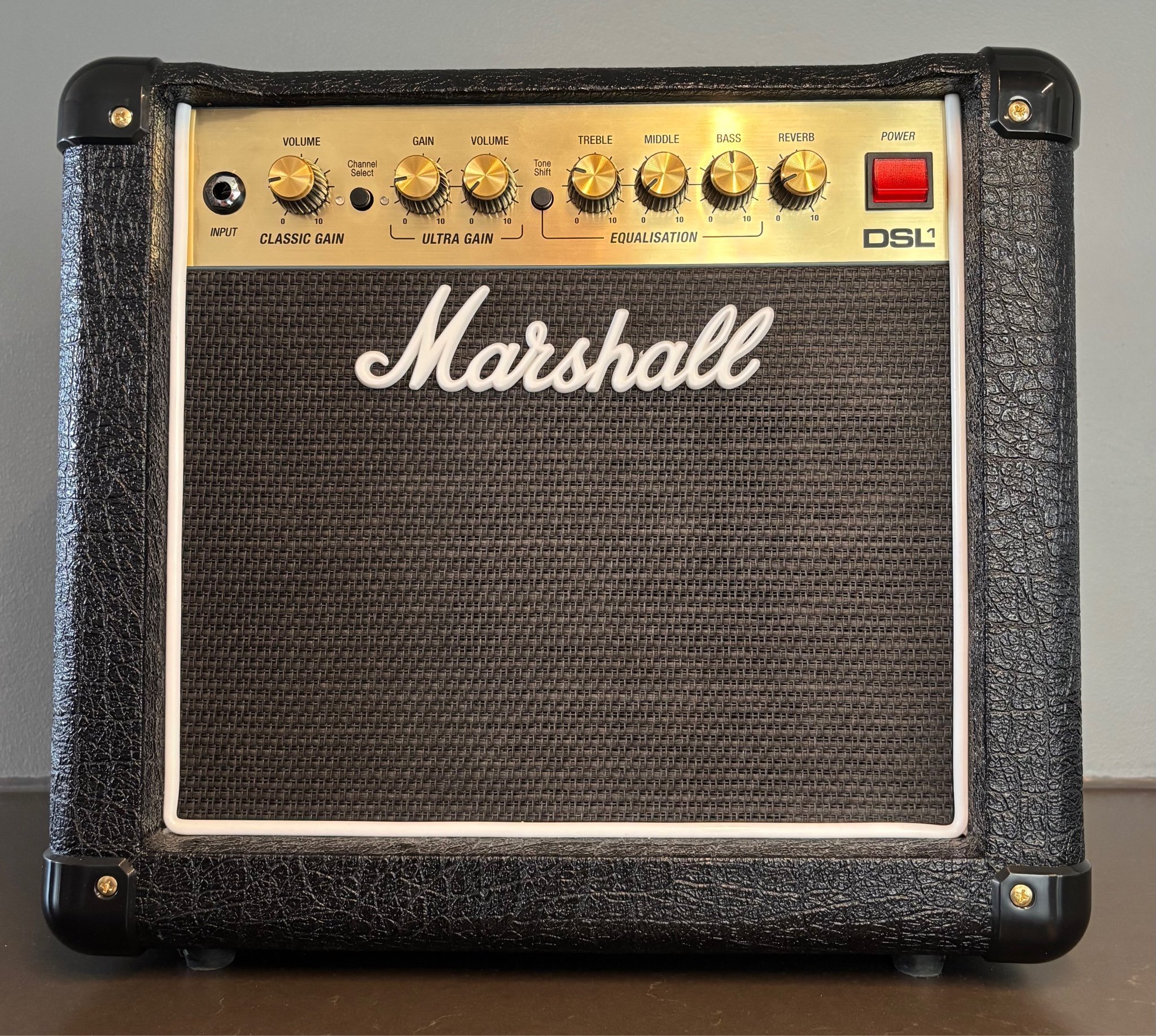 Se produkter som liknar Marshall DSL1 Förstärkare på Tradera (695643972)