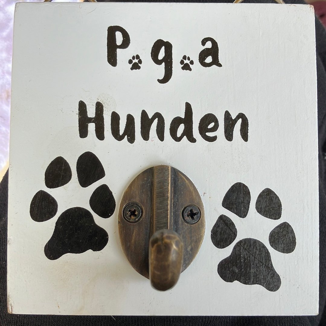 Hängare för klisterrulle - Pga Hunden | Köp på Tradera (702570338)