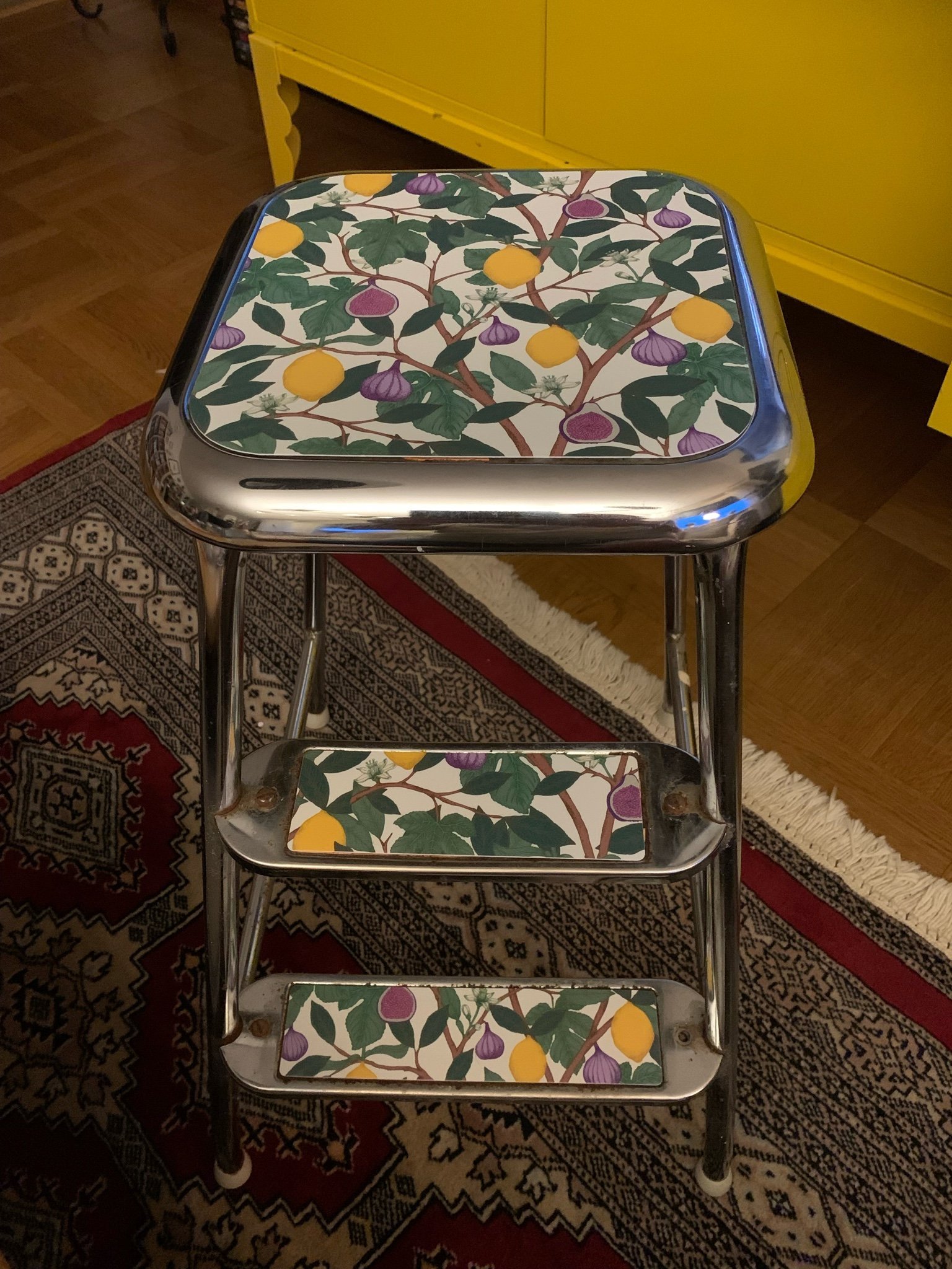 Se produkter som liknar Klädsel till AWAB pall. Färdi.. på Tradera ...