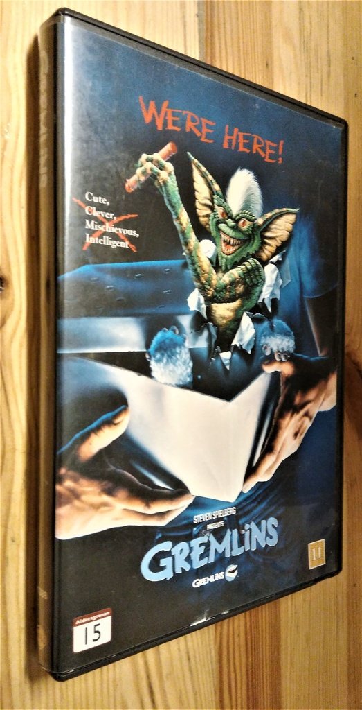 Se produkter som liknar Gremlins av Joe Dante med Zac.. på Tradera ...