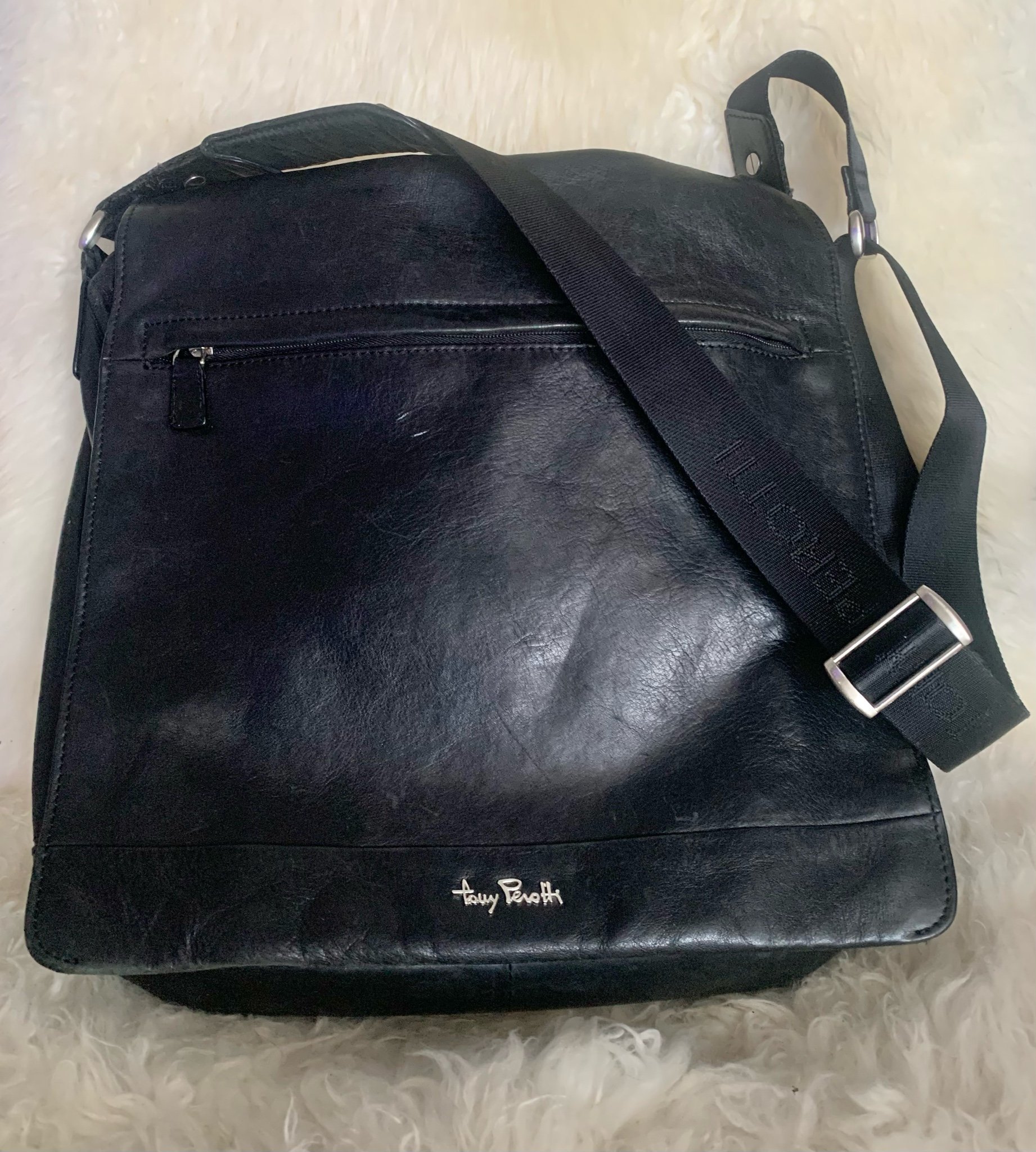 Tony Perotti, crossbody väska, herrmodell i skinn | Köp på Tradera ...