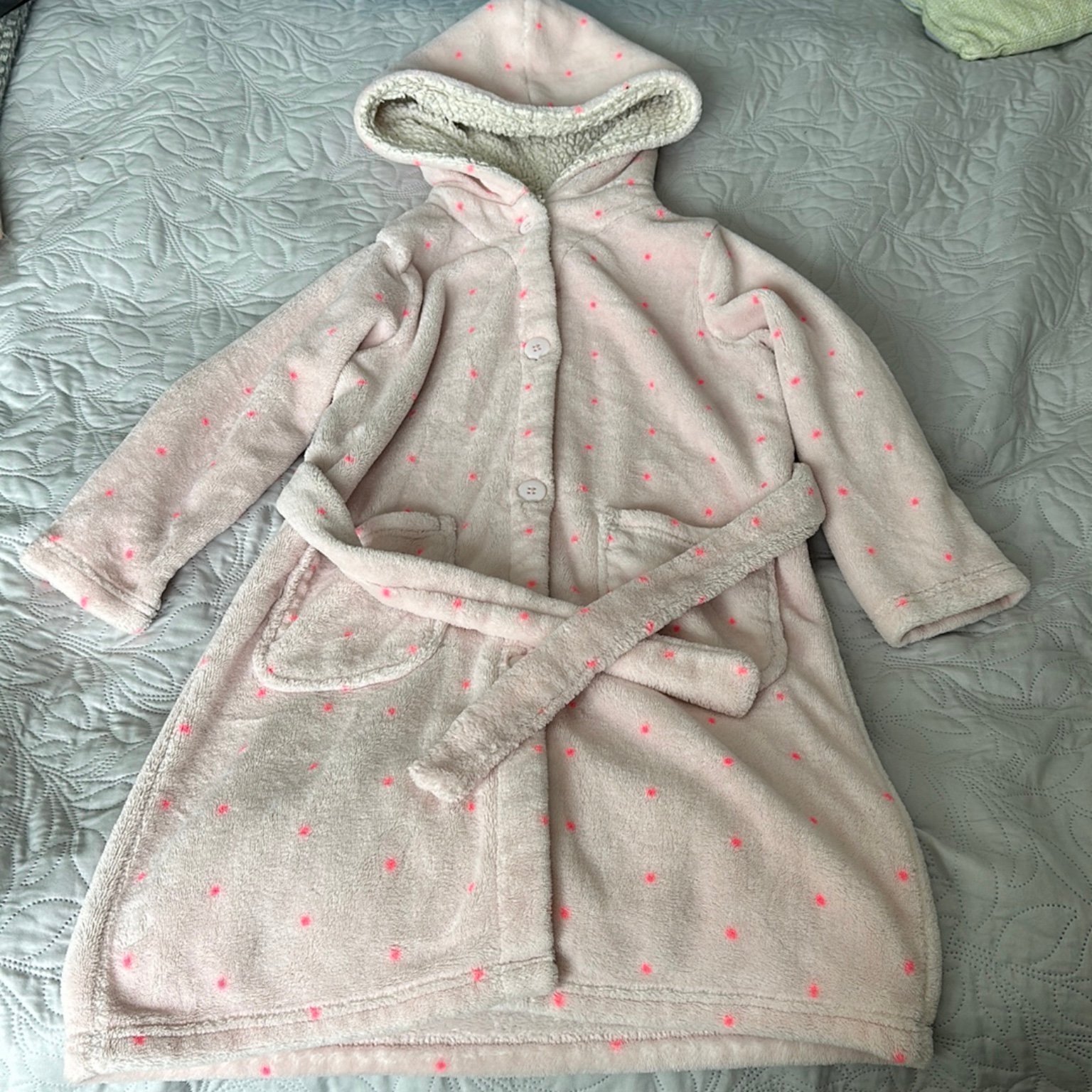 Se produkter som liknar Morgonrock storlek 110/116. på Tradera (695078402)