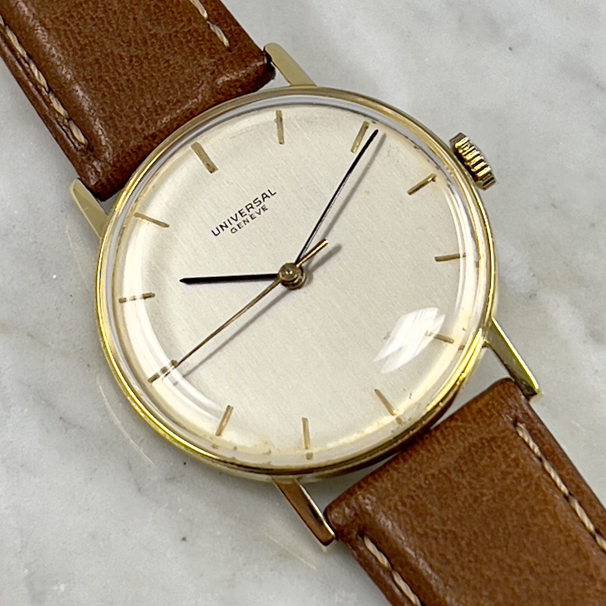 UNIVERSAL, 18k guld | Köp från vintage24 på Tradera (668549237)