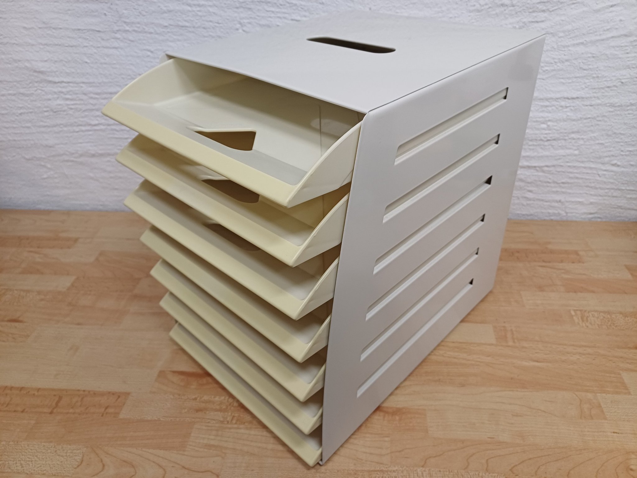 DOKUMENTSAMLARE - Arkiv skåp - AB Kinnarps | Köp på Tradera (695050016)