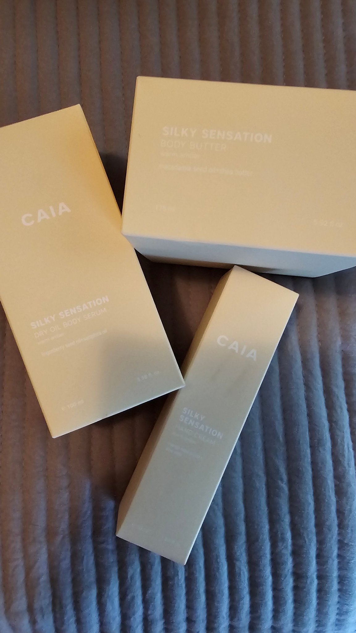 Se produkter som liknar CAIA kalender 2025 Silky Sens.. på Tradera ...