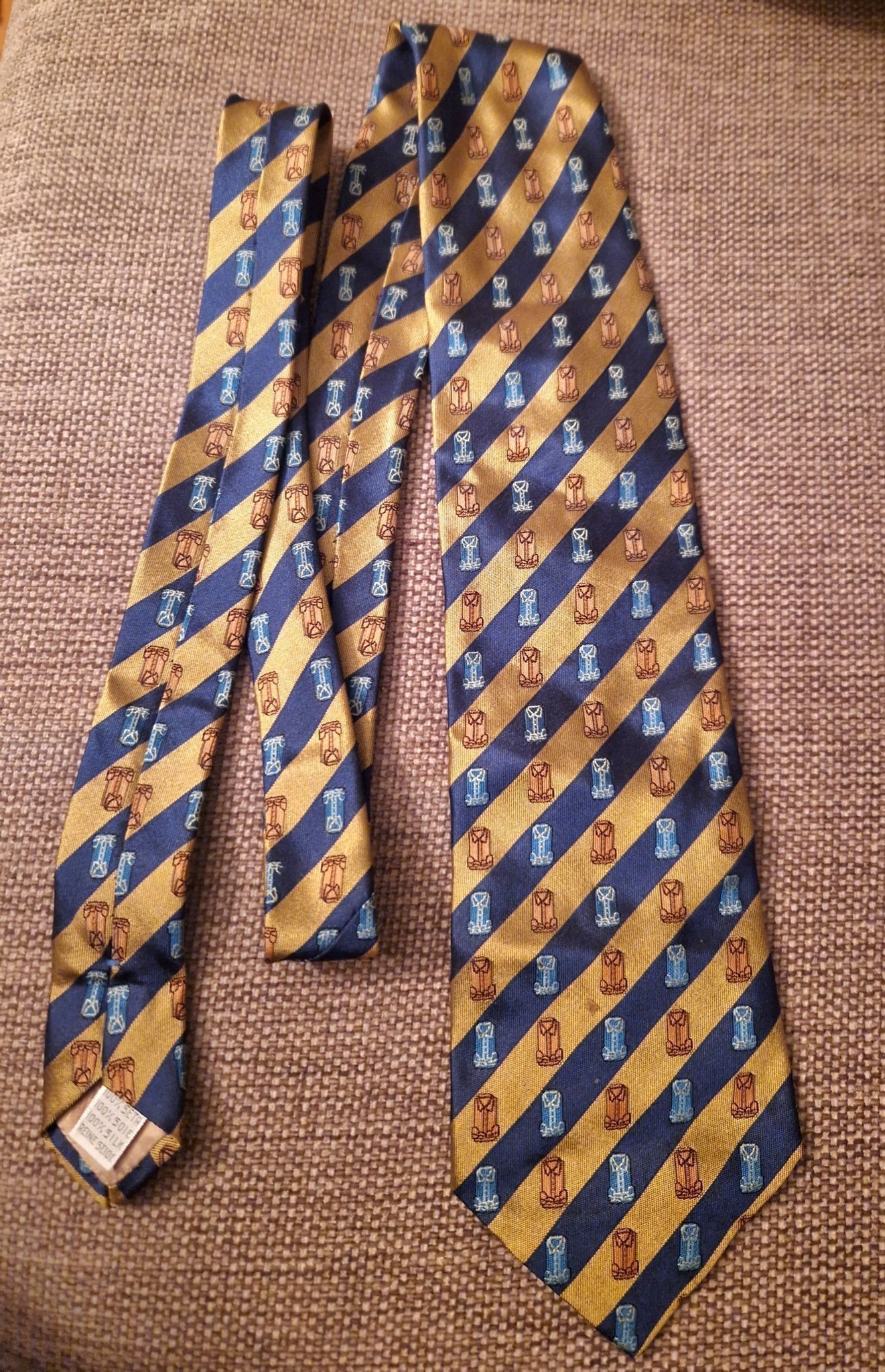 Vintage Moschino Slips i silke | Köp på Tradera (709706487)