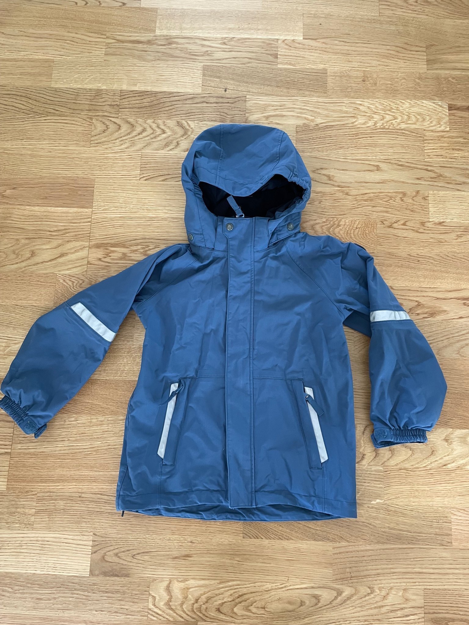 Se produkter som liknar Polarn o-pyret blå skaljacka,.. på Tradera ...