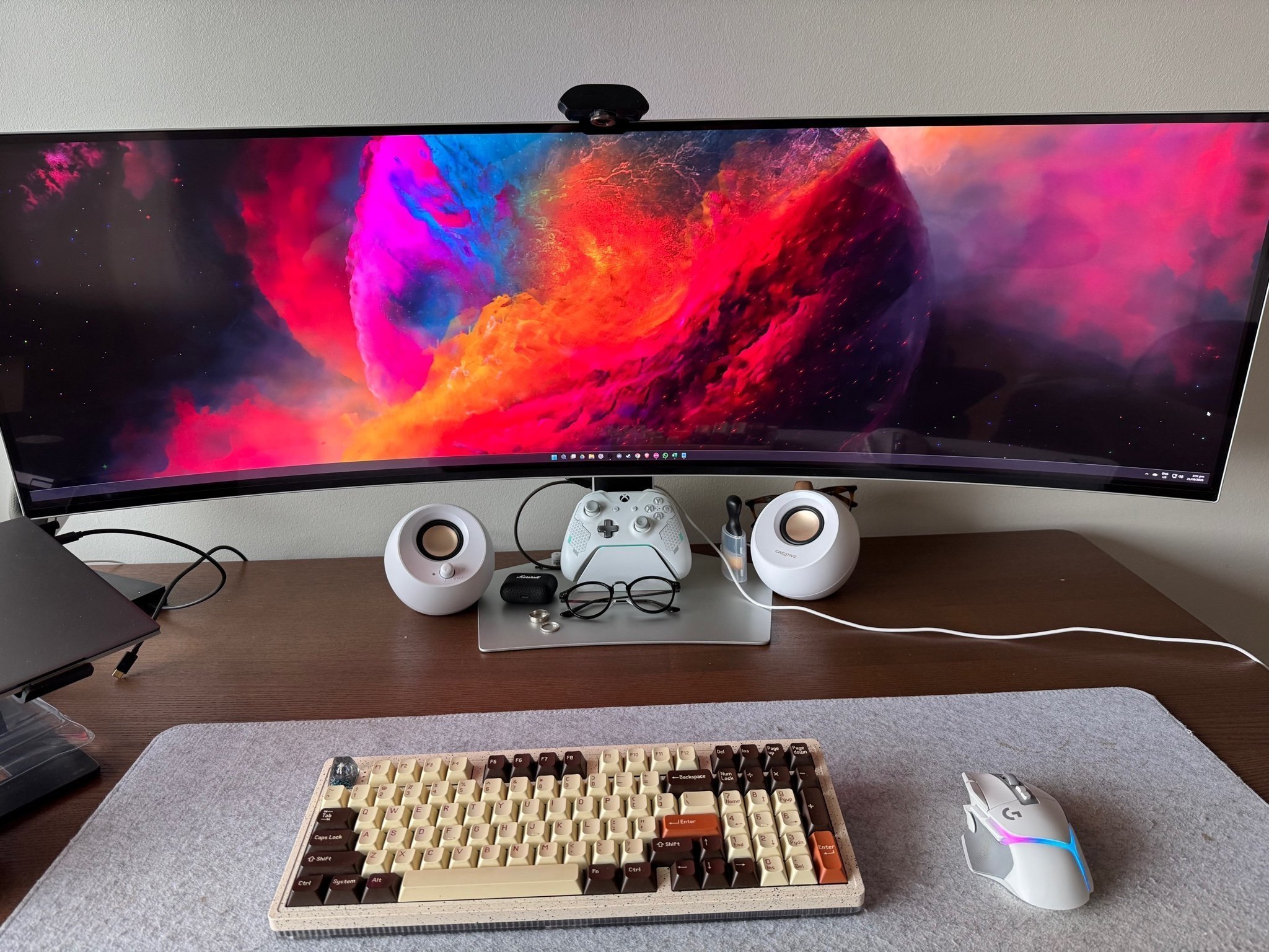 Se produkter som liknar All white gaming rig på Tradera (693393033)