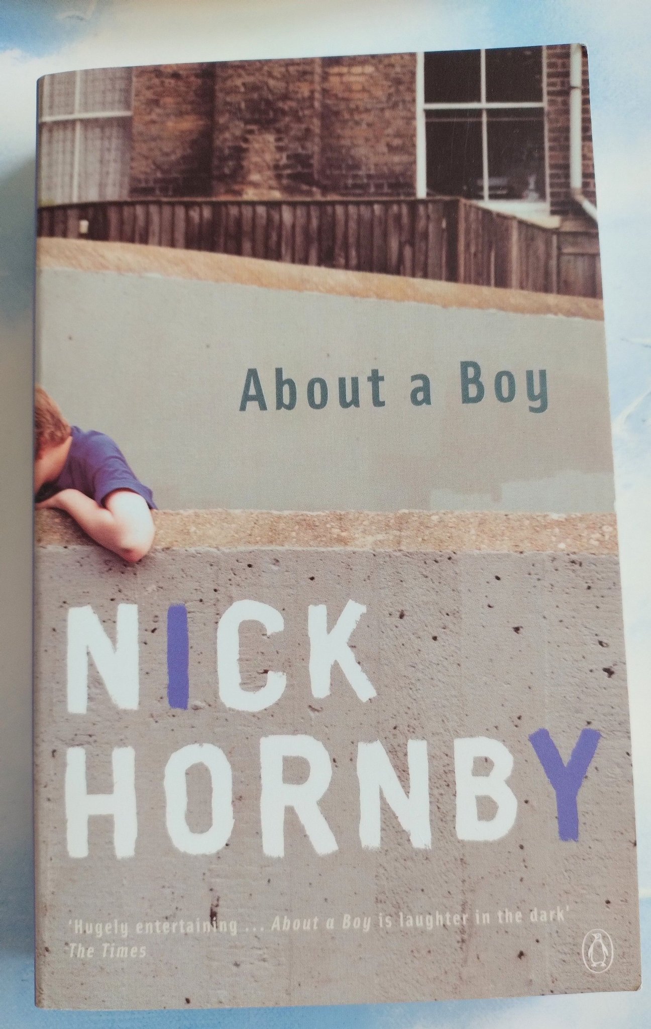 ABOUT A BOY Nick Hornby FEEL GOODBOK LÄTTLÄST | Köp på Tradera (694384898)