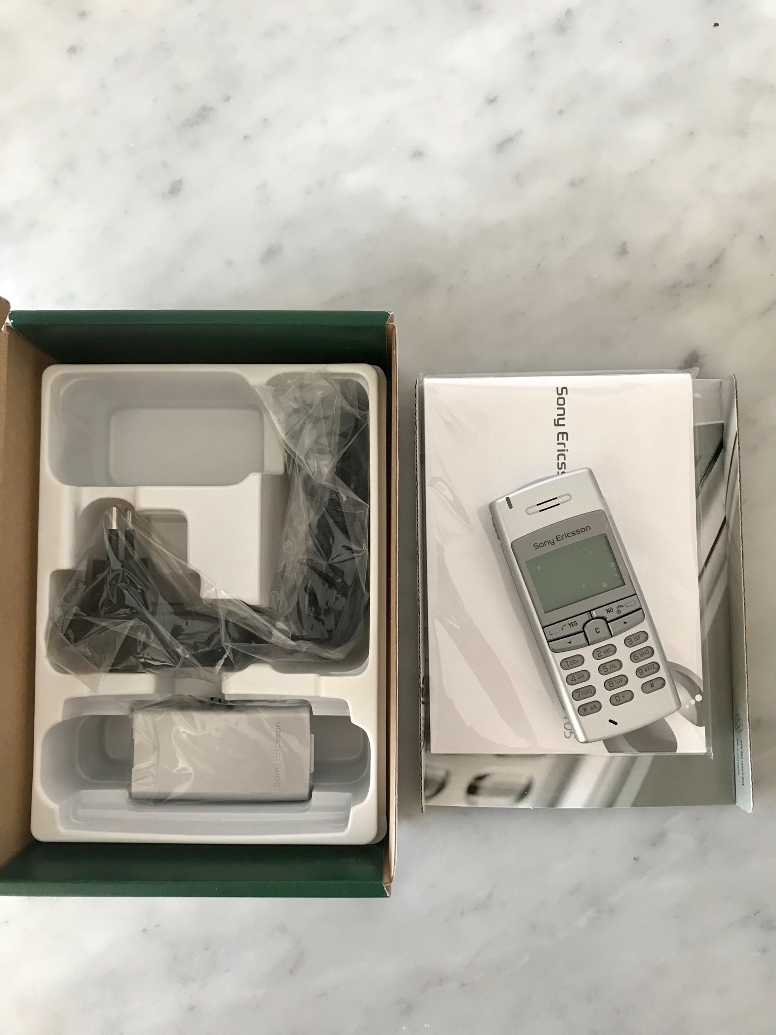 Sony Ericsson T105 - helt ny! (422515668) ᐈ Köp på Tradera