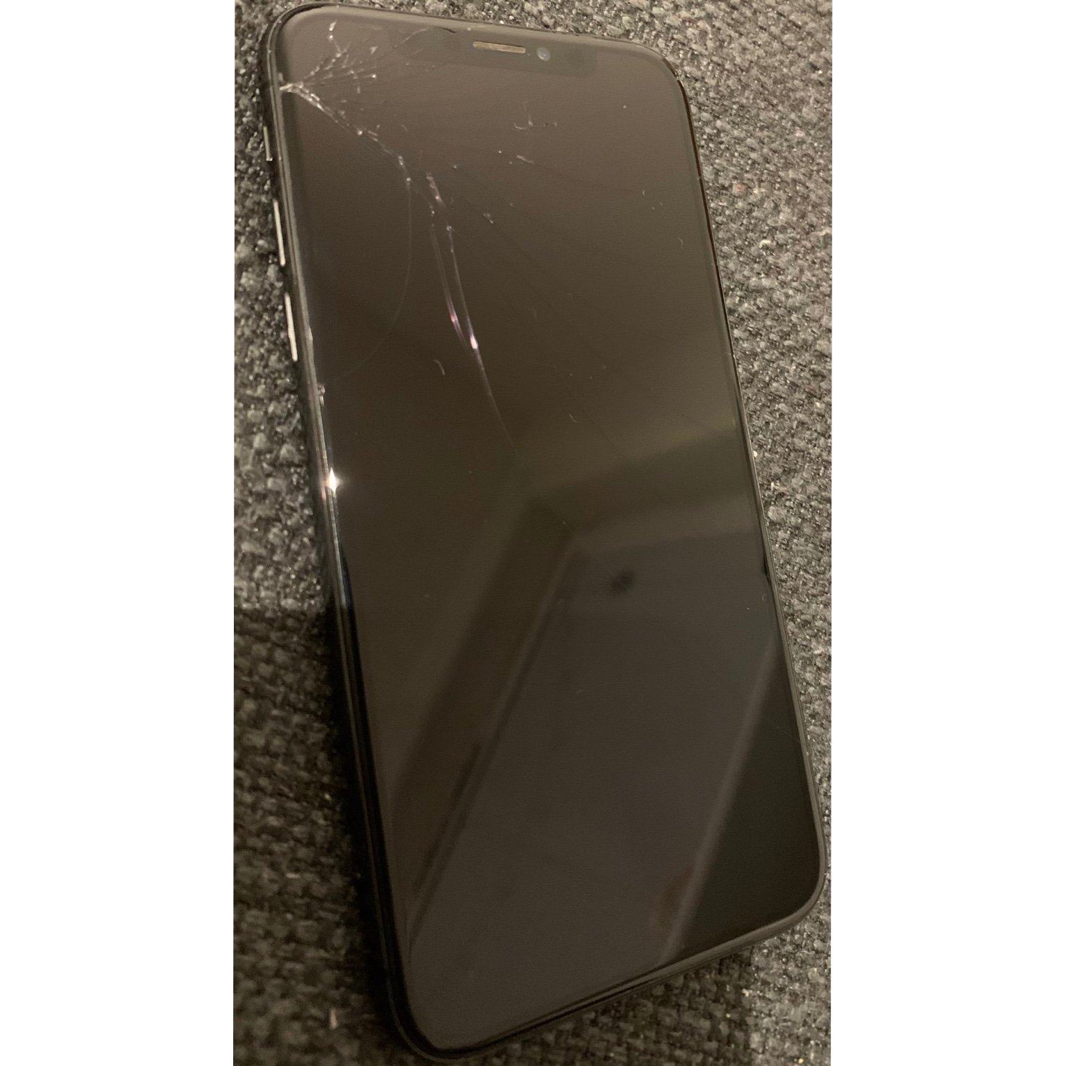 Se produkter som liknar Apple iPhone X svart 64 GB ej.. på Tradera (595594572)