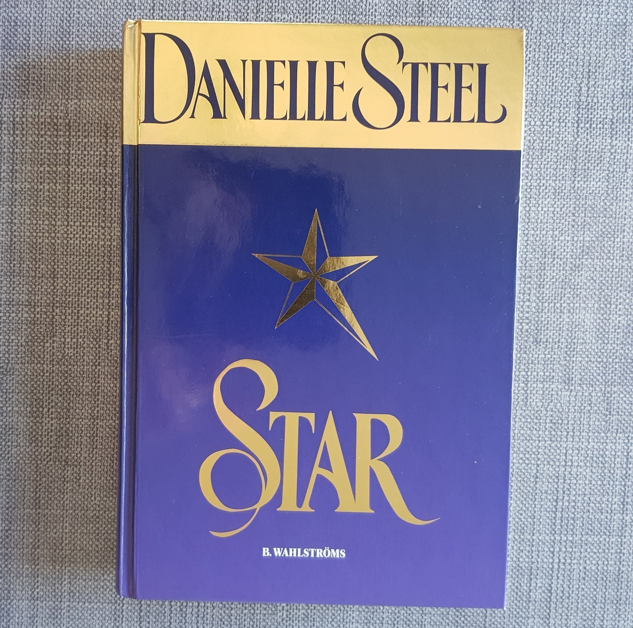 Mormors bok: Star. En gripande roman av Daniell.. | Köp på Tradera ...
