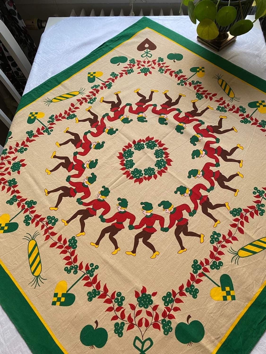 Retro signerad jul julduk duk bordsduk tomtar | Köp på Tradera (609531535)