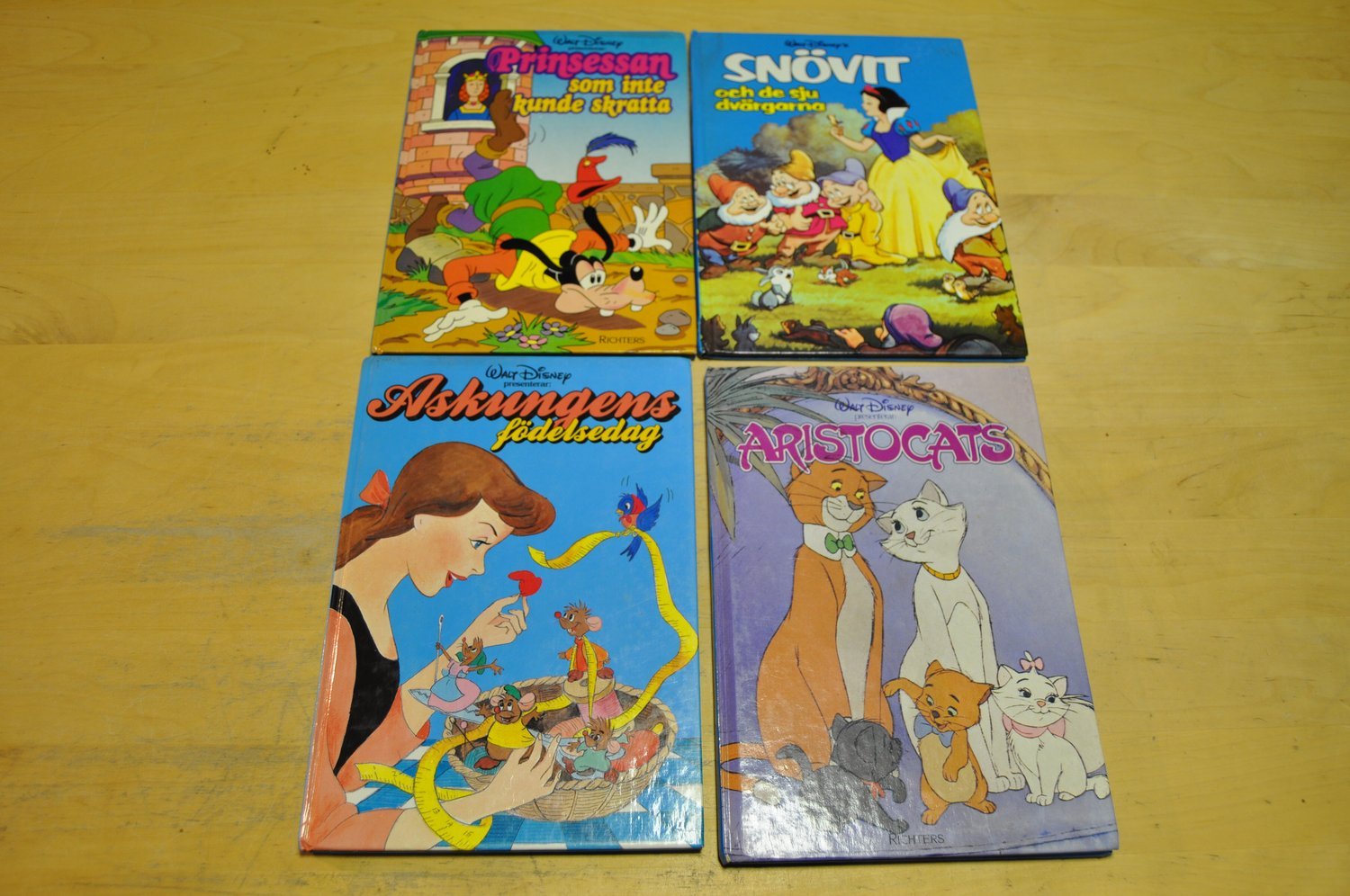4 x WALT DISNEY BOK PAKET! - se b.. | Köp från ALL-FYND på Tradera ...