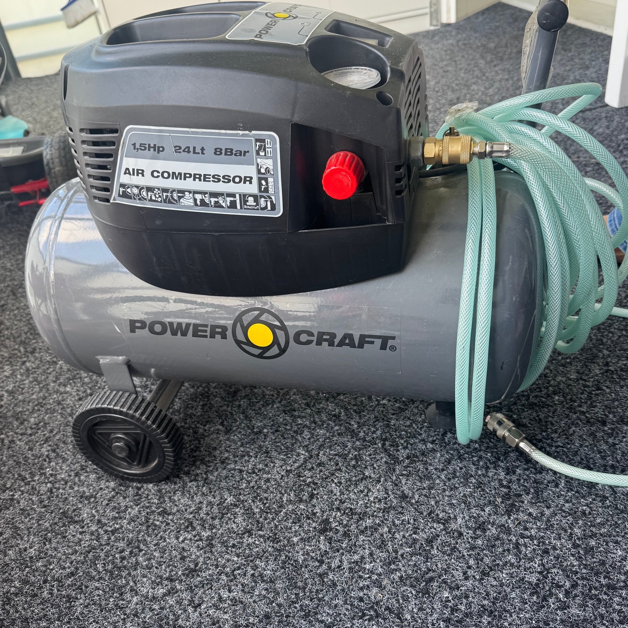 Se produkter som liknar Powercraft Air Compressor – 1.. på Tradera ...