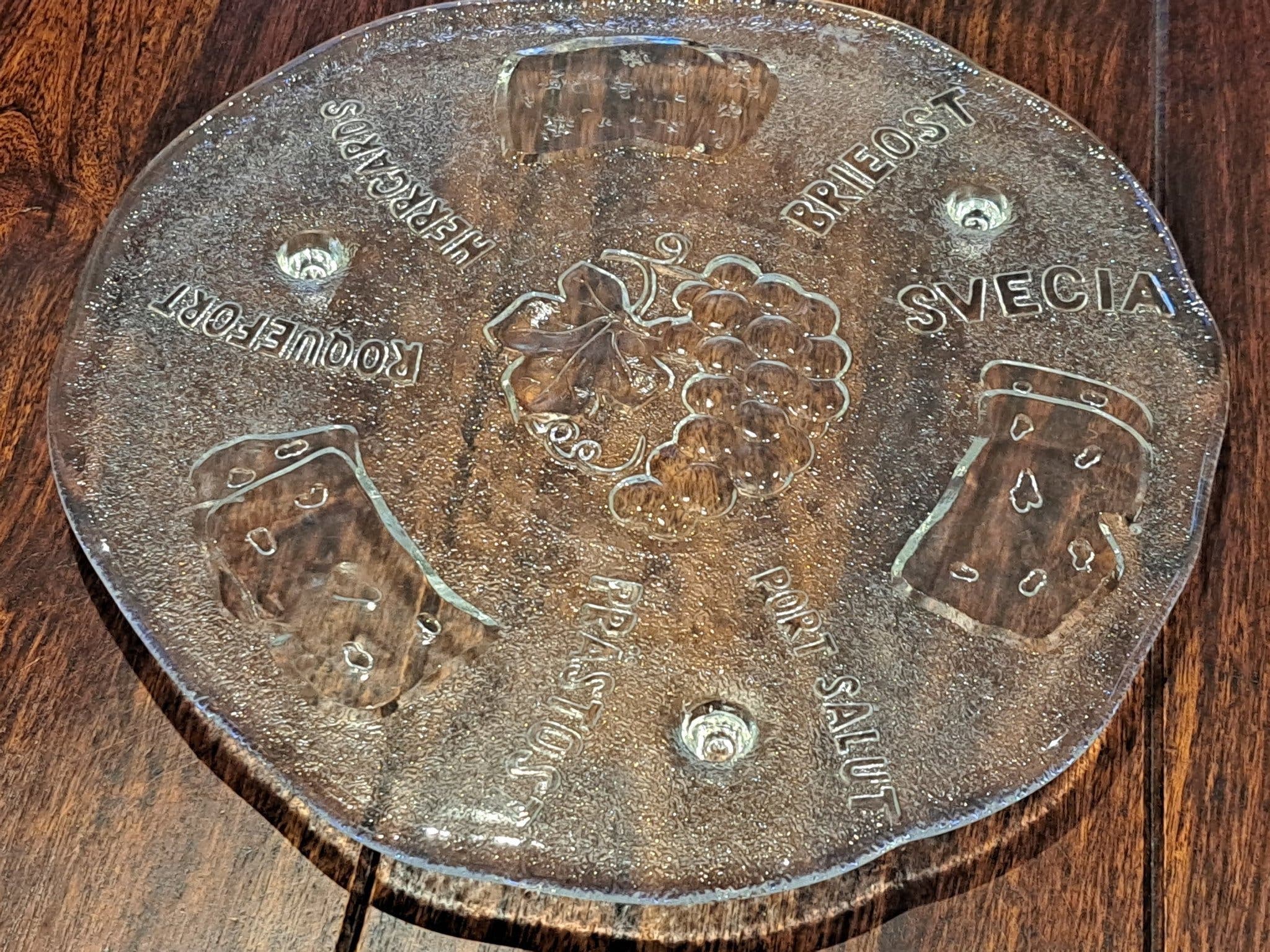 Serveringsfat i glas för ost, vindruvor mm | Köp på Tradera (704690172)