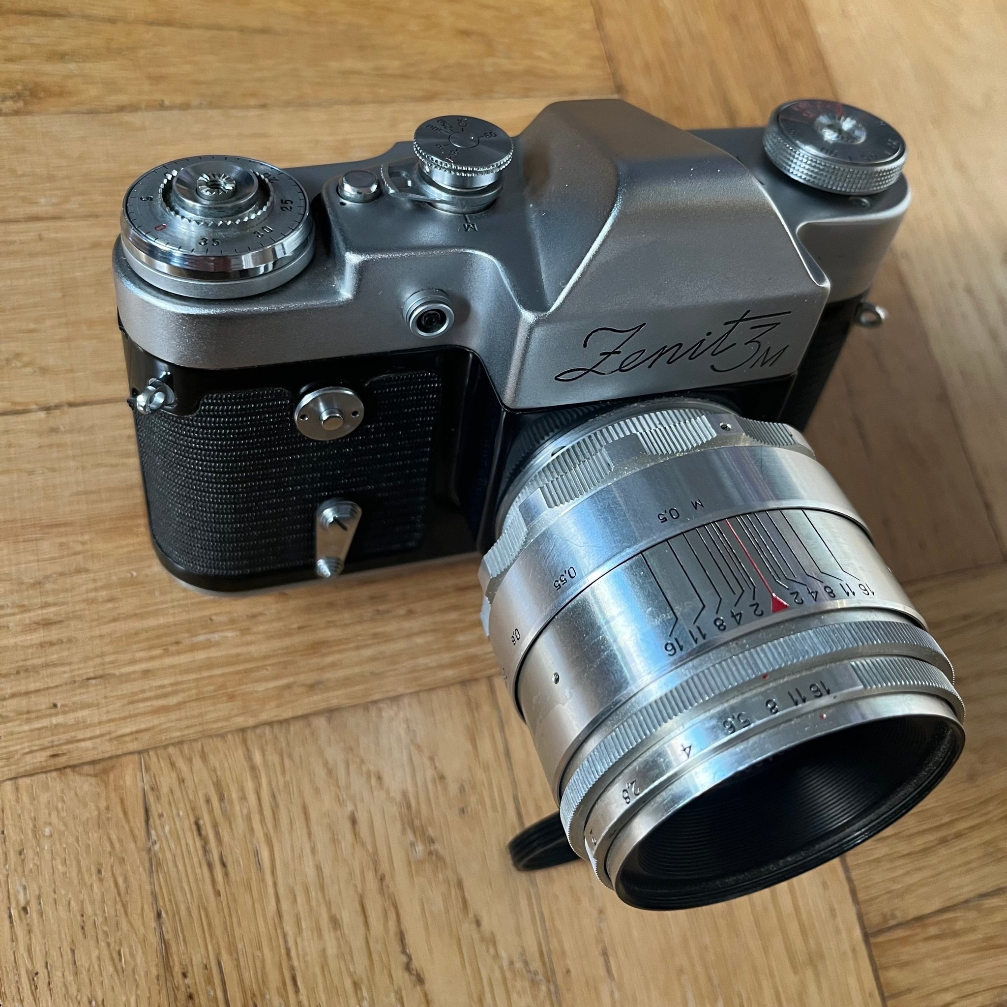 Helios 44 58mm f2 på Zenit 3M inkl M42 adapter .. | Köp på Tradera ...