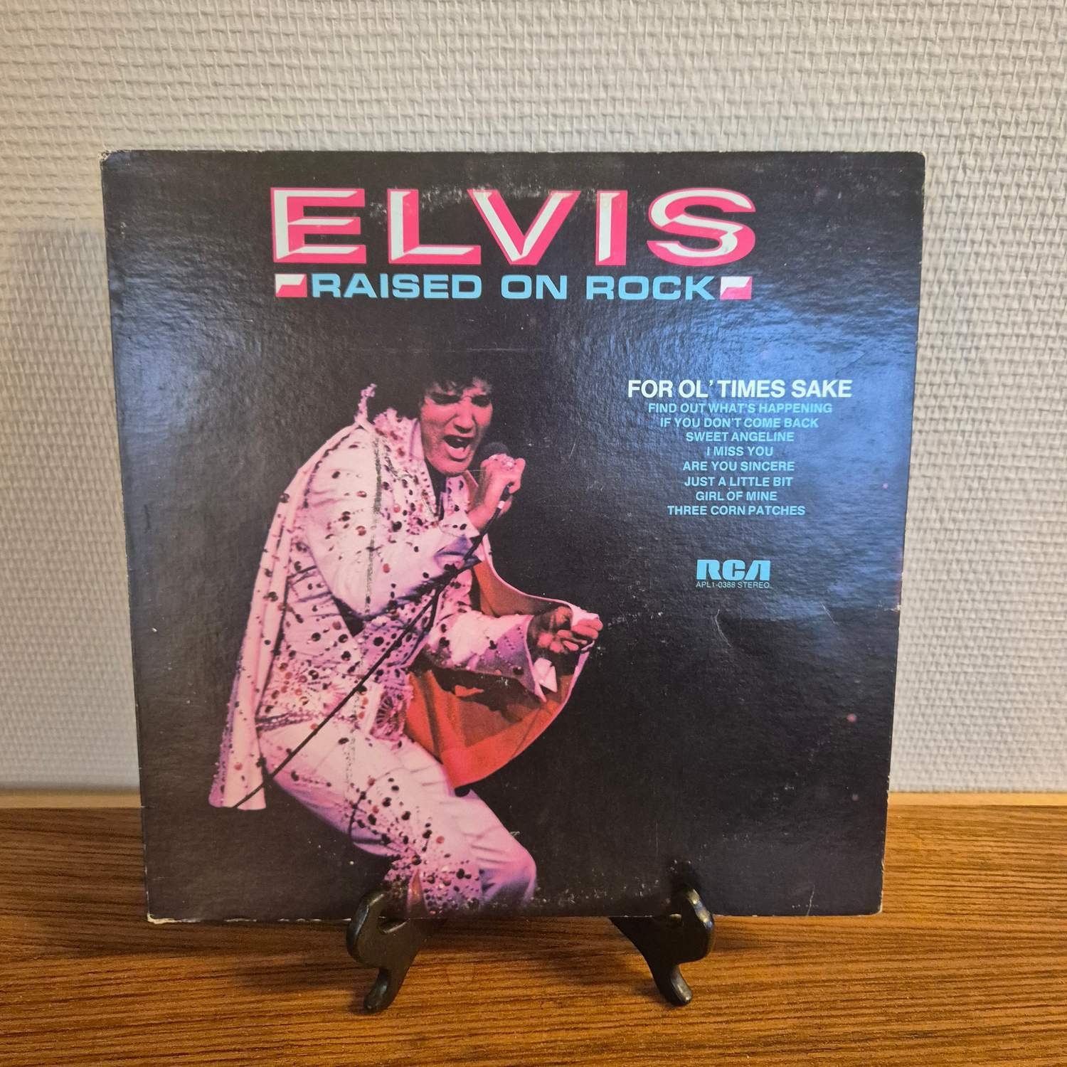 LP-skiva med Elvis Presley, Raised.. | Köp från lagazza på Tradera ...