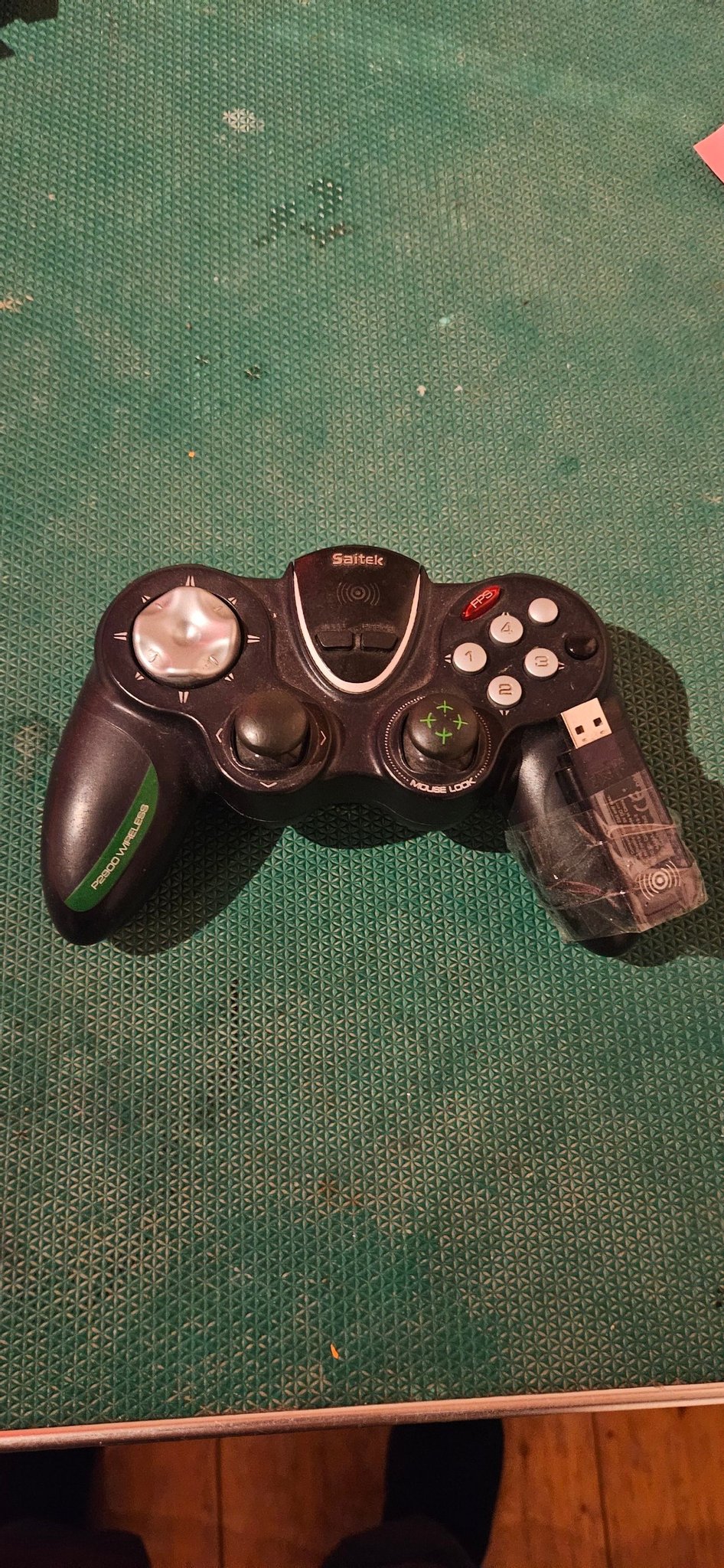 Saitek Trådlös Handkontroll | Köp på Tradera (713879554)