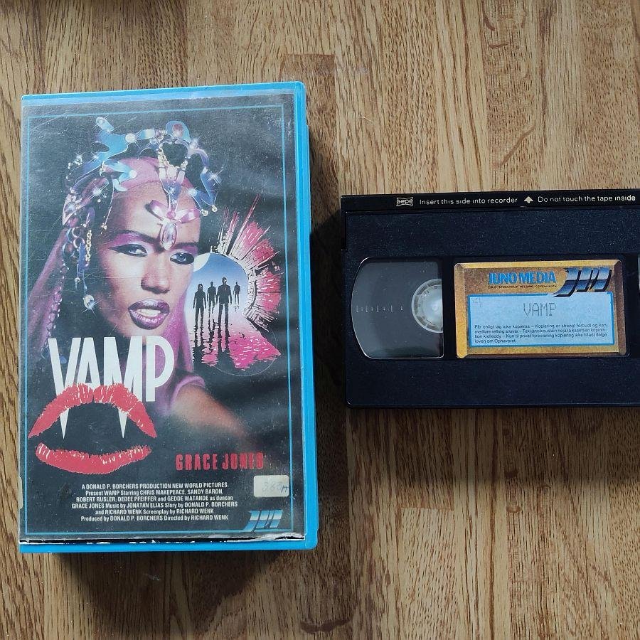 VAMP (VHS) Grace Jones vampyr | Köp på Tradera (545938276)