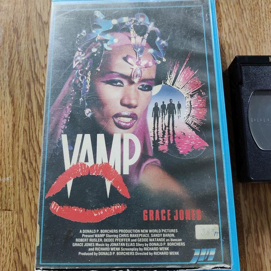 VAMP (VHS) Grace Jones vampyr | Köp på Tradera (545938276)