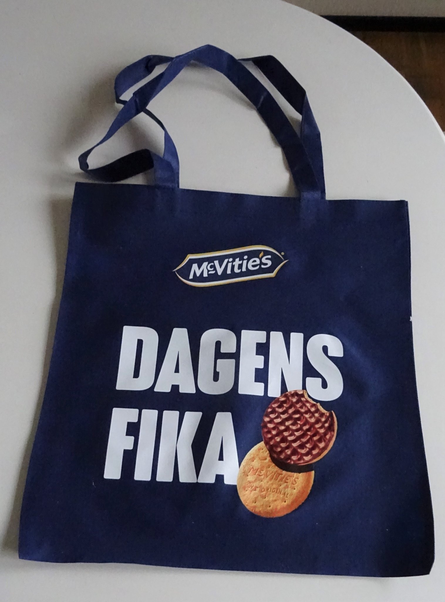 Se produkter som liknar Ny Shoppingkasse reklam McVit.. på Tradera ...