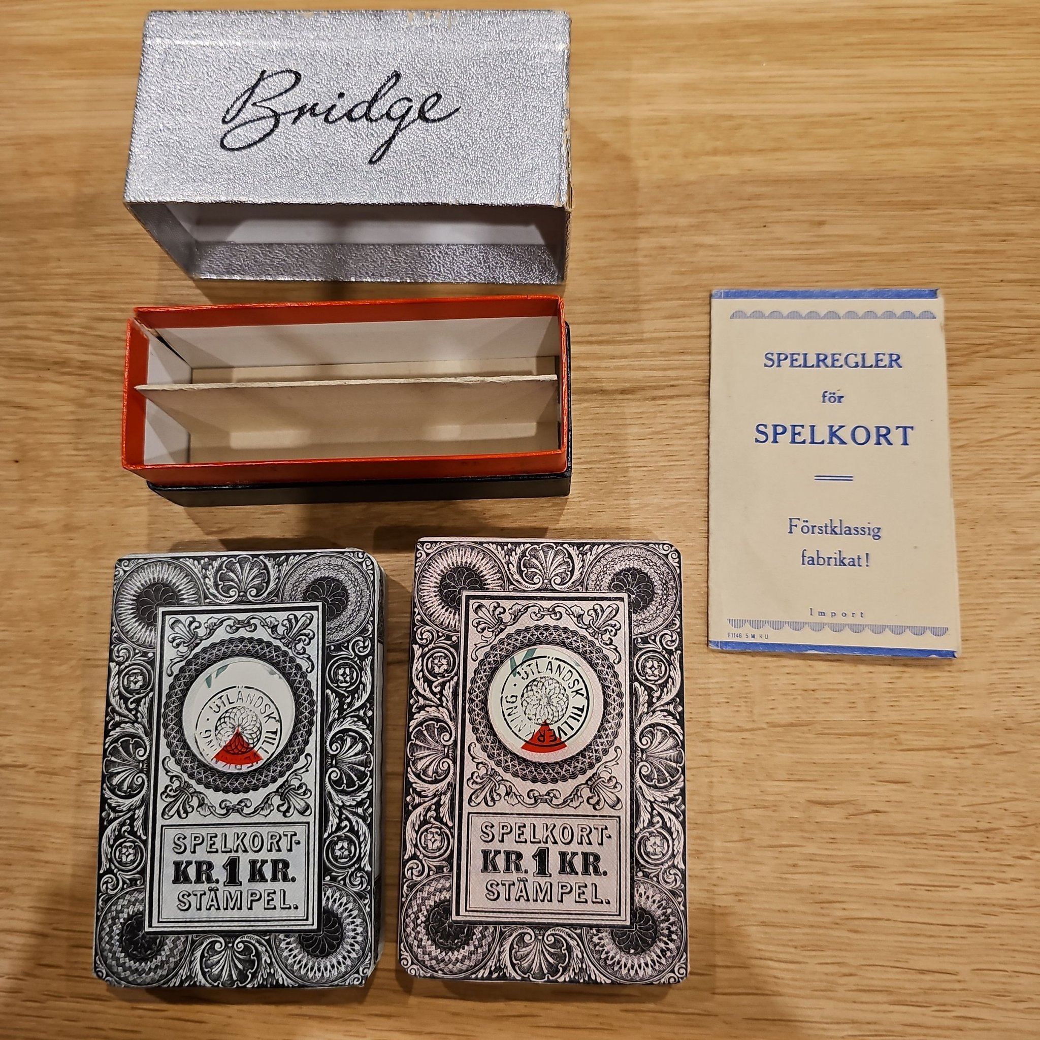 Se produkter som liknar Gamla bridgekort, spelkort, o.. på Tradera ...