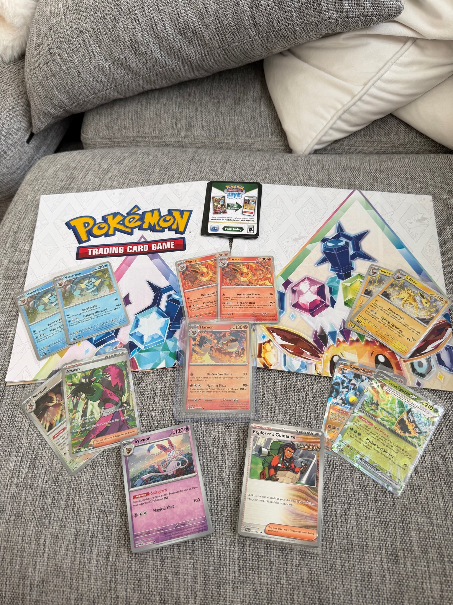 Pokemonkort Prismatic Evolutions innehåller tex.. | Köp på Tradera ...