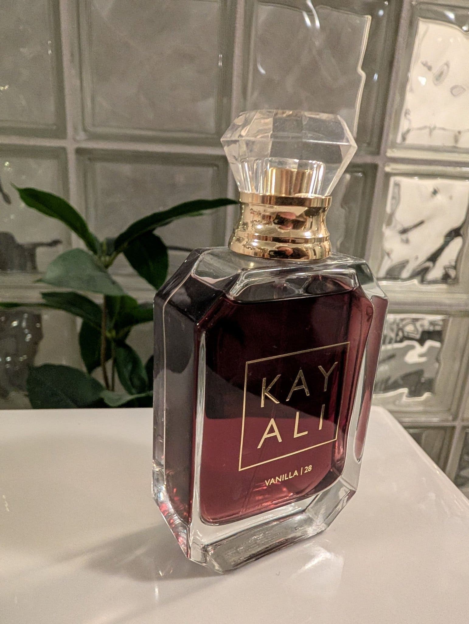 Se produkter som liknar KAYALI VANILLA | 28 Eau de Pa.. på Tradera ...
