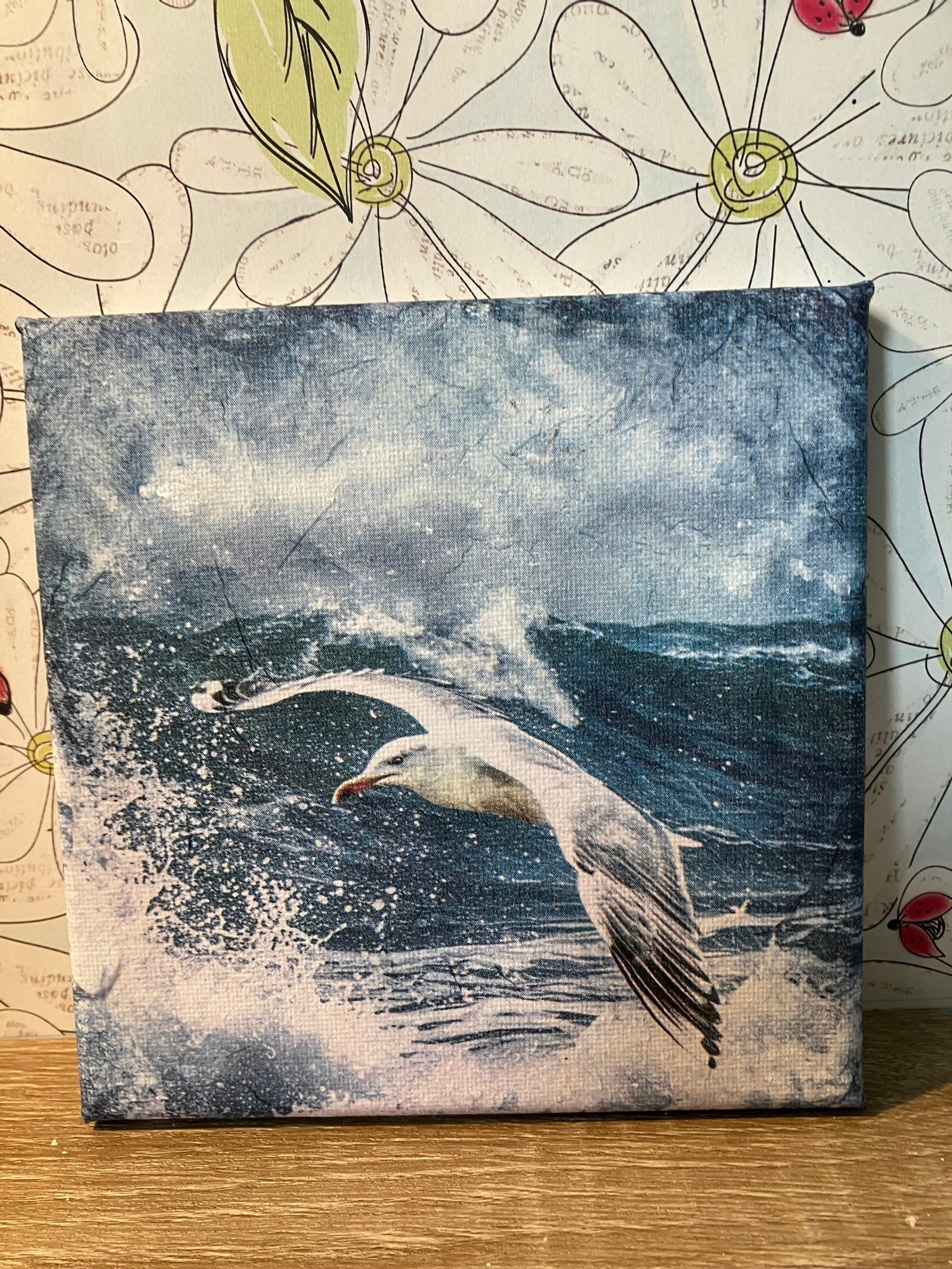 Se produkter som liknar Tavla med Mås över Havet 15x1.. på Tradera ...