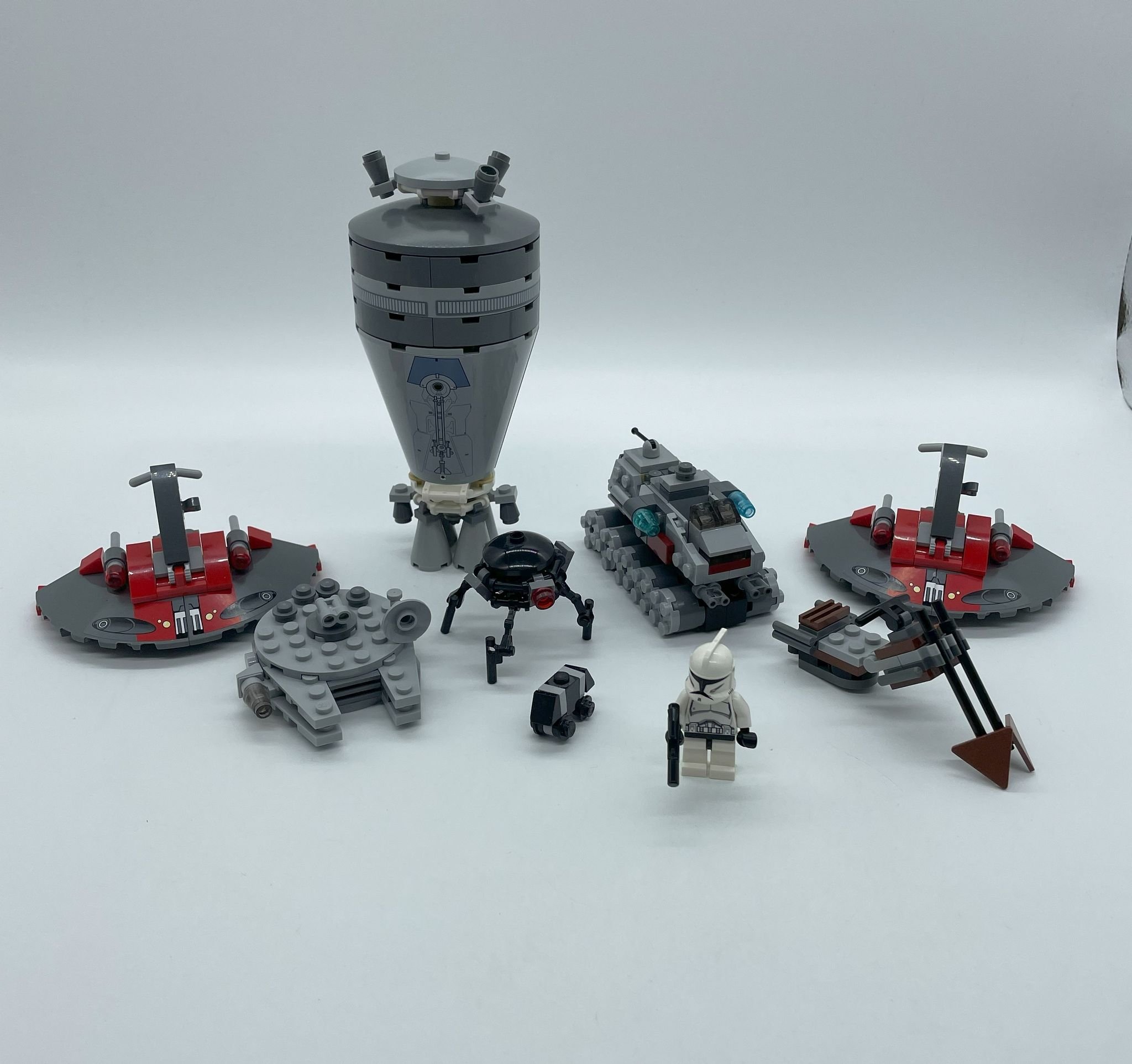 Se produkter som liknar Star Wars 9490 Droid Escape 7.. på Tradera ...