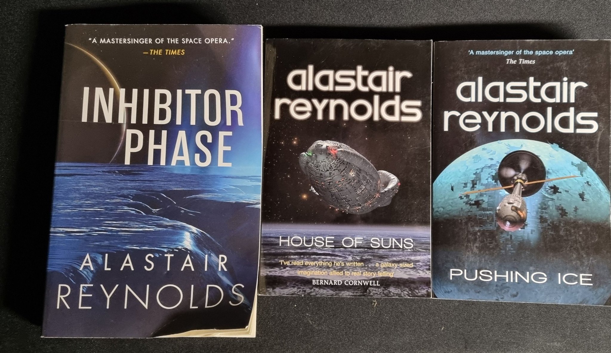 Alastair Reynolds: Inhibitor Phase, House of Su.. | Köp på Tradera ...