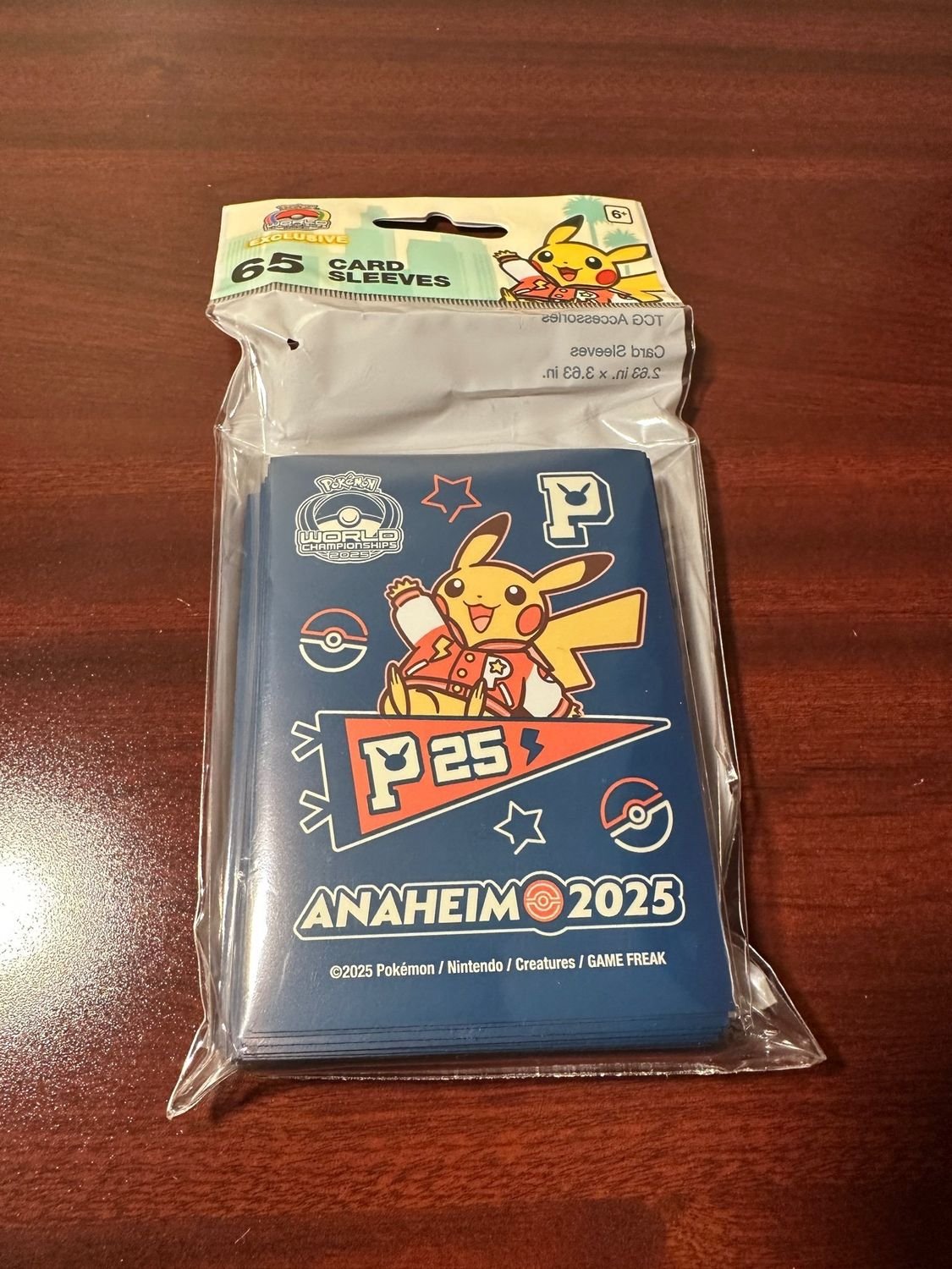 Pikachu Sleeves Pokémon World.. | Köp från Samlartorget på Tradera ...