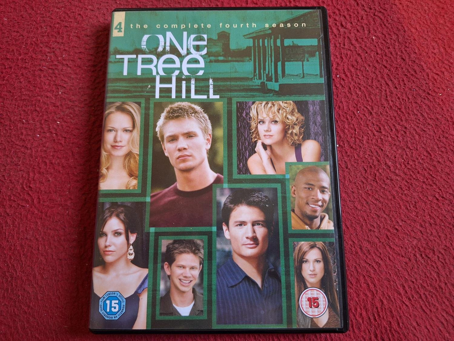 Se produkter som liknar ONE TREE HILL SEASON 4 BOX DVD på Tradera (697147244)