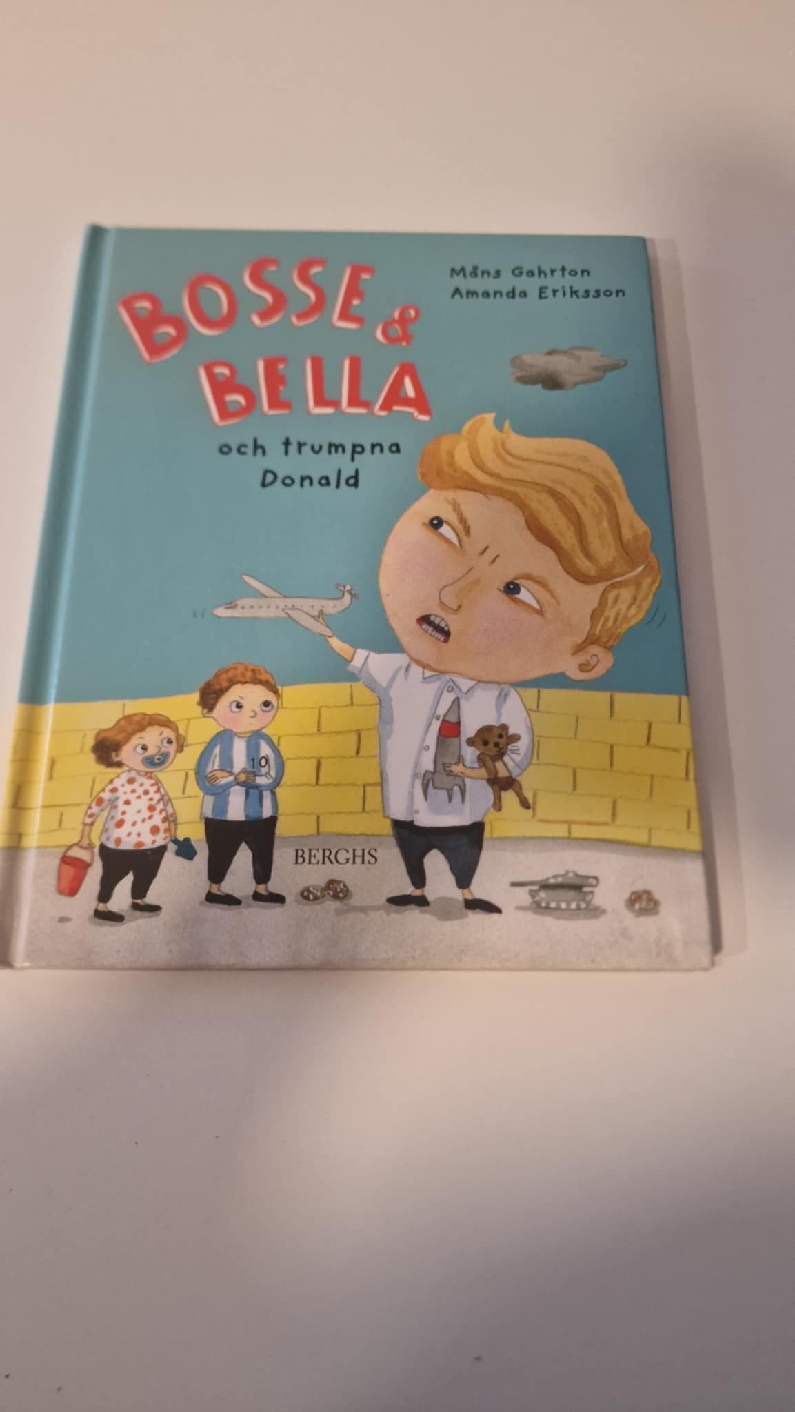 Bosse & Bella och trumpna Donald av Måns Gahrto.. | Köp på Tradera ...