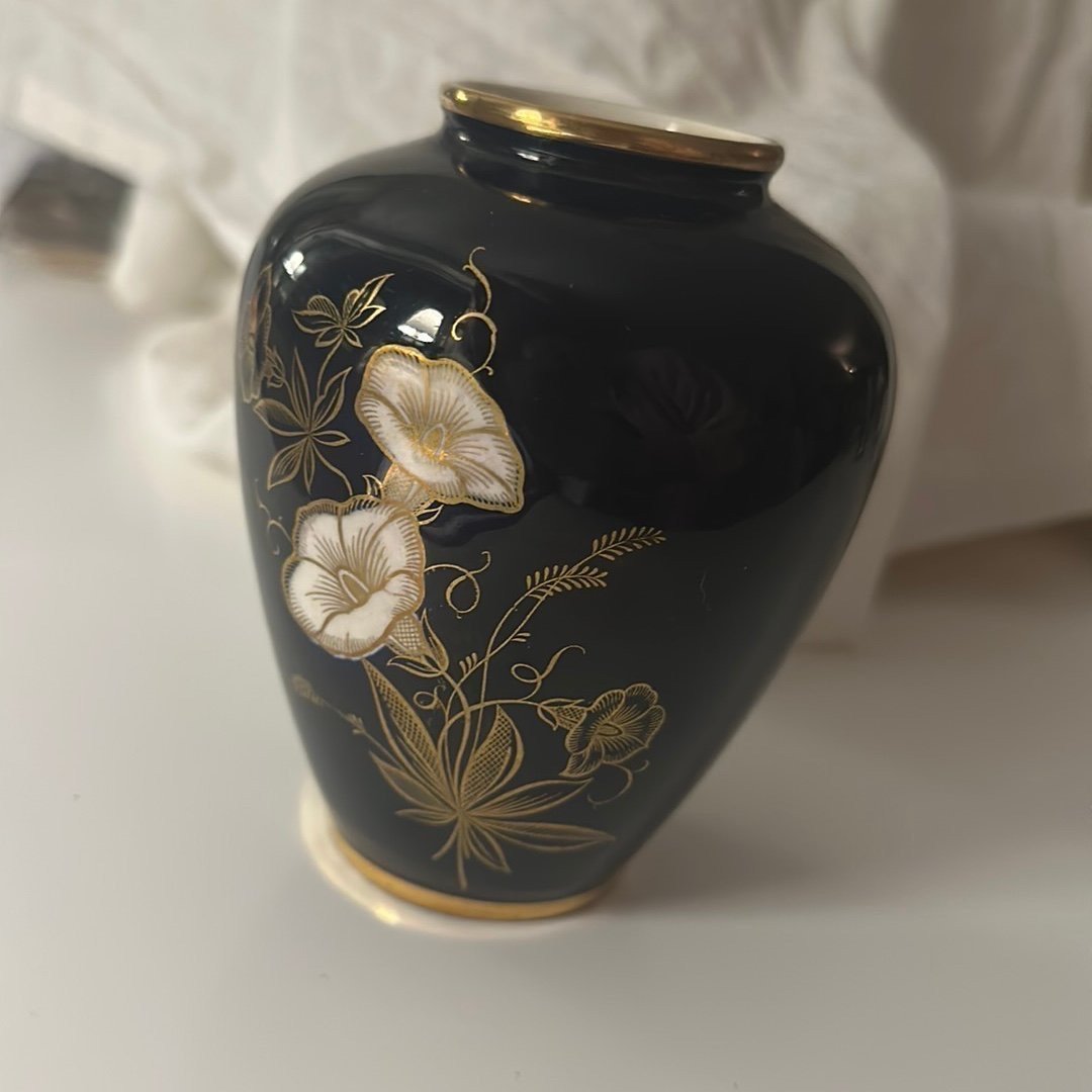 Se produkter som liknar VAS 50-tal koboltblå guld Lim.. på Tradera ...