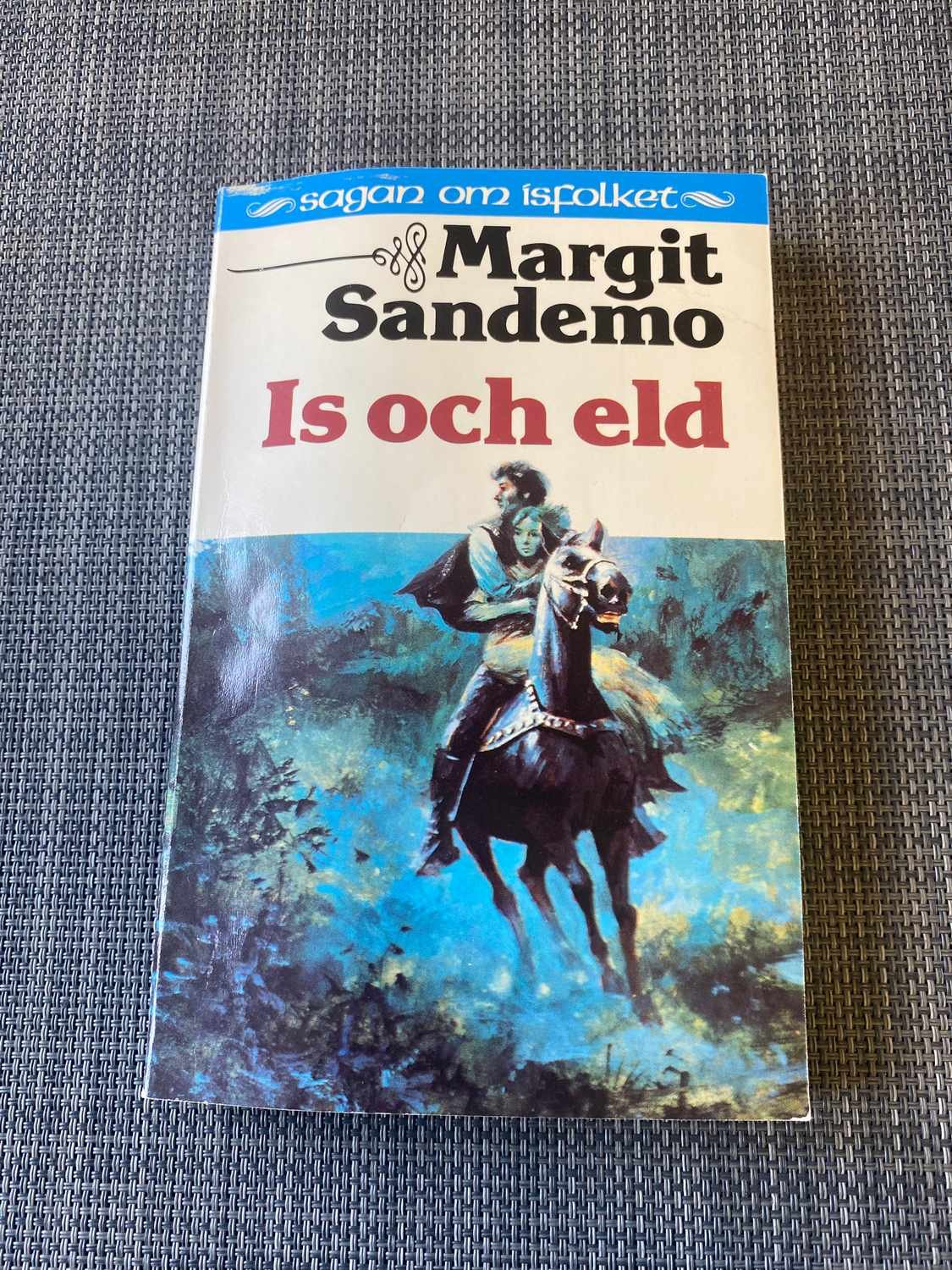 Margit Sandemo - Is och eld - .. | Köp från Lindes_Fynd på Tradera (531271041)