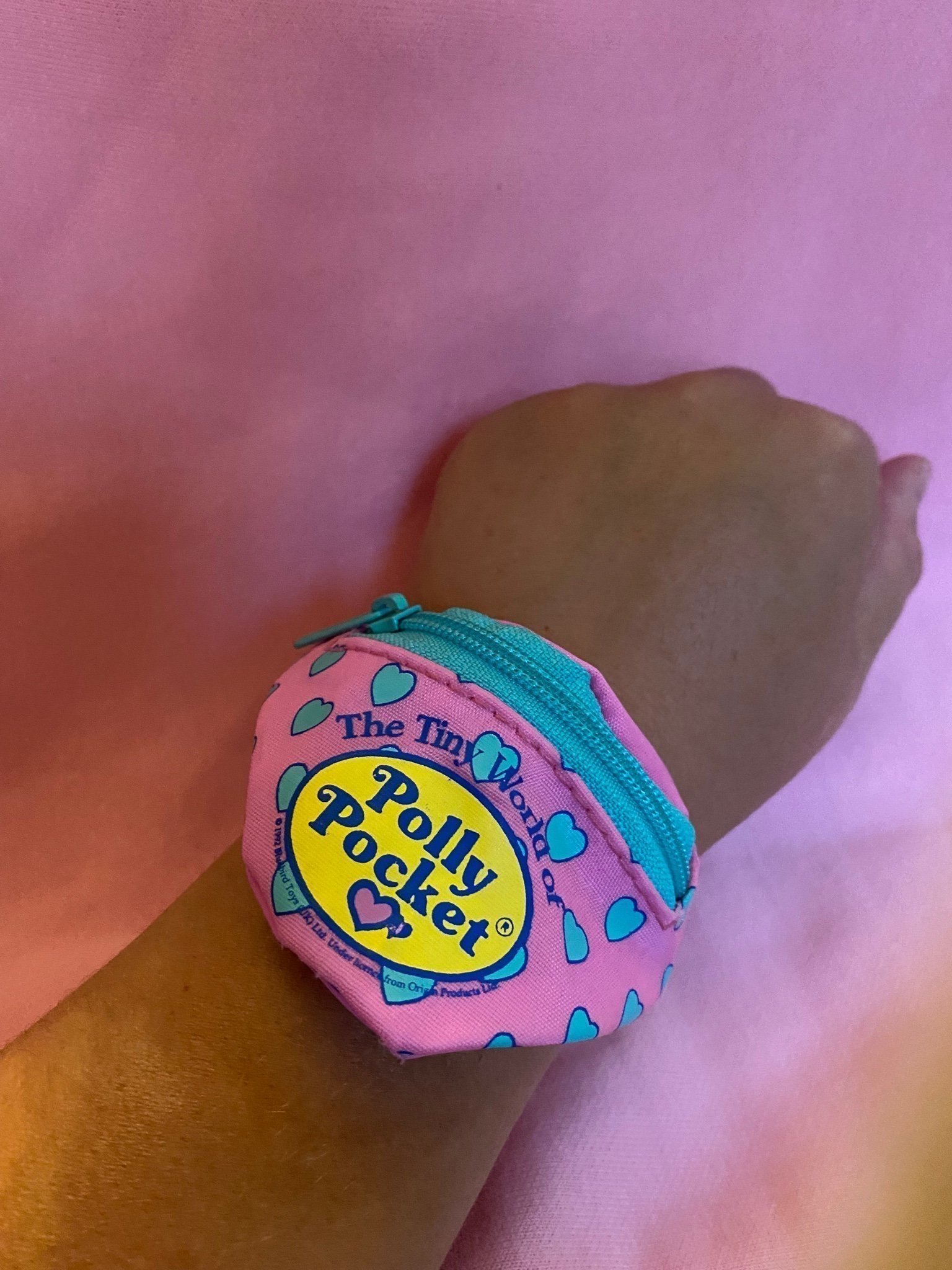 Se produkter som liknar Ultra rare Polly Pocket merch.. på Tradera ...