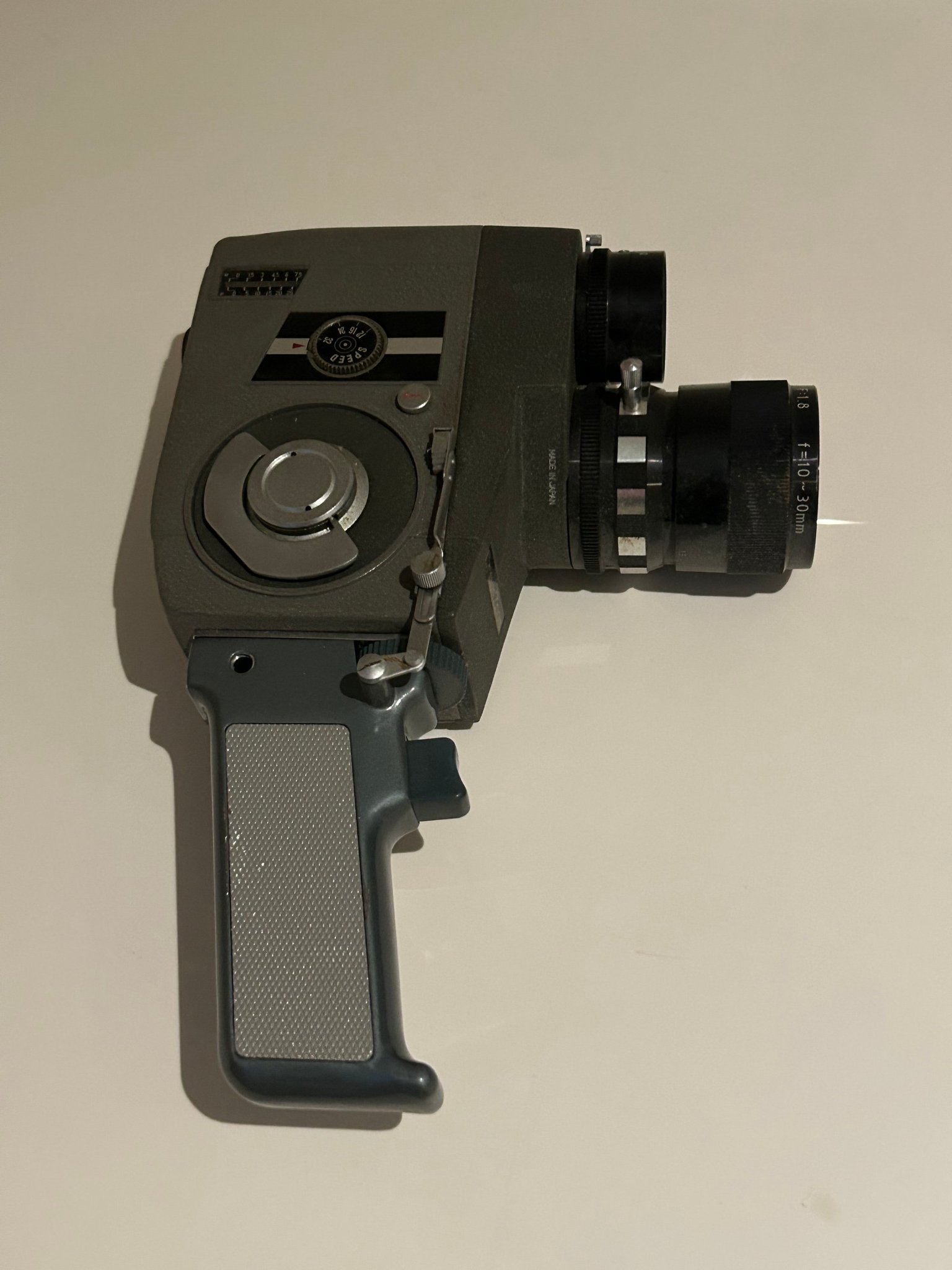 Vintage Crown 8 filmkamera | Köp på Tradera (711481911)