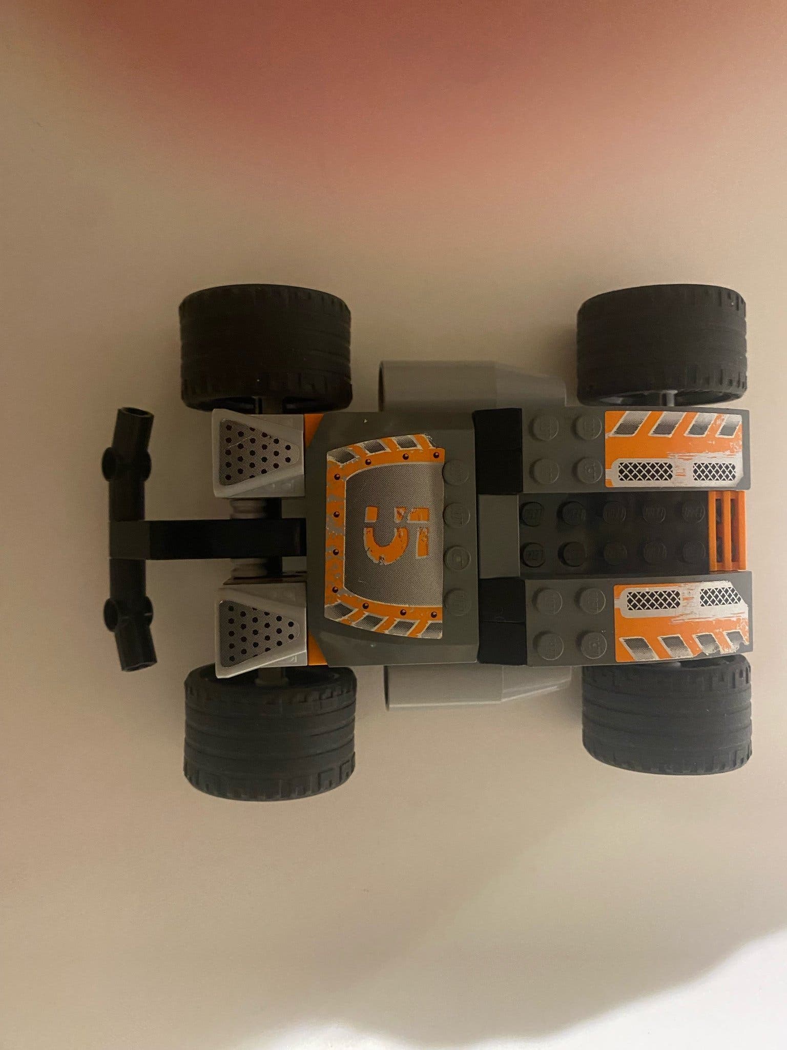 Se produkter som liknar LEGO Racers Booster Beast 8137 på Tradera ...