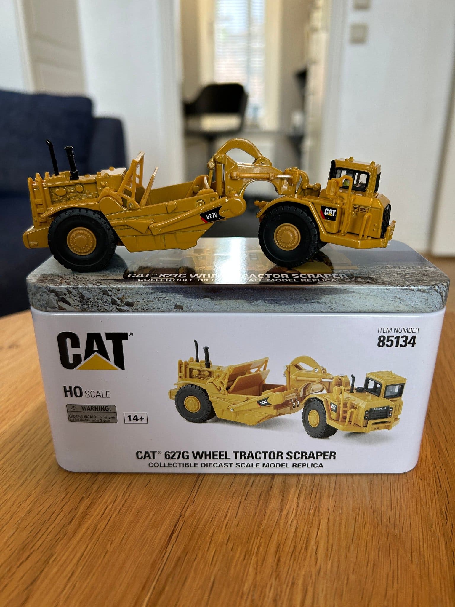CAT 627G Hjultraktor Skrapa Skalamodell | Köp på Tradera (736937637)