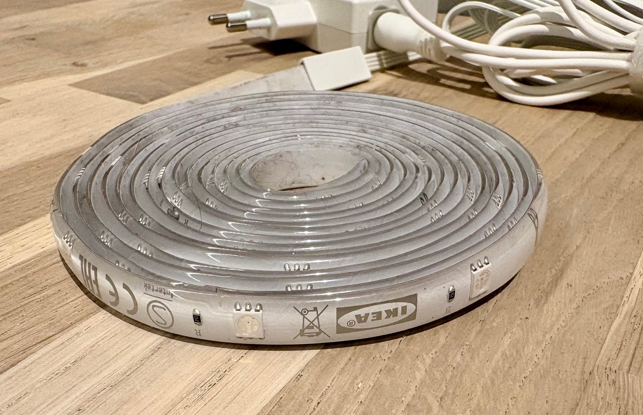 Se produkter som liknar IKEA VATTENSTEN RGB LED-sling.. på Tradera ...