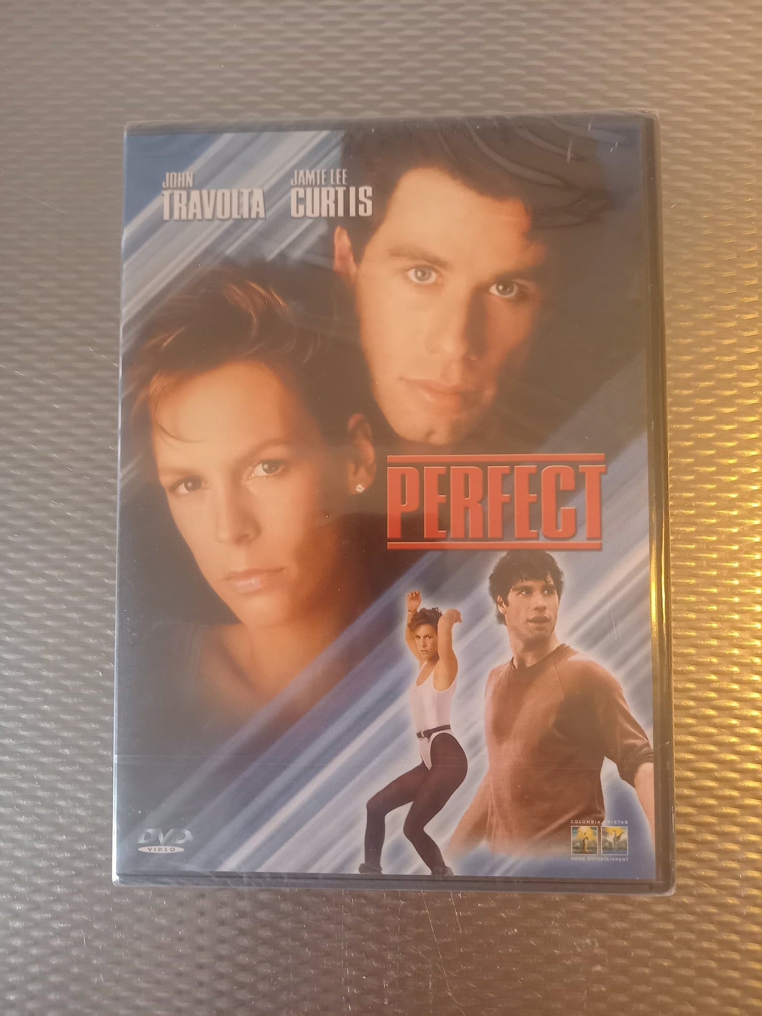 INPLASTAD. Perfect. John Travolta, Jamie Lee Cu.. | Köp på Tradera ...