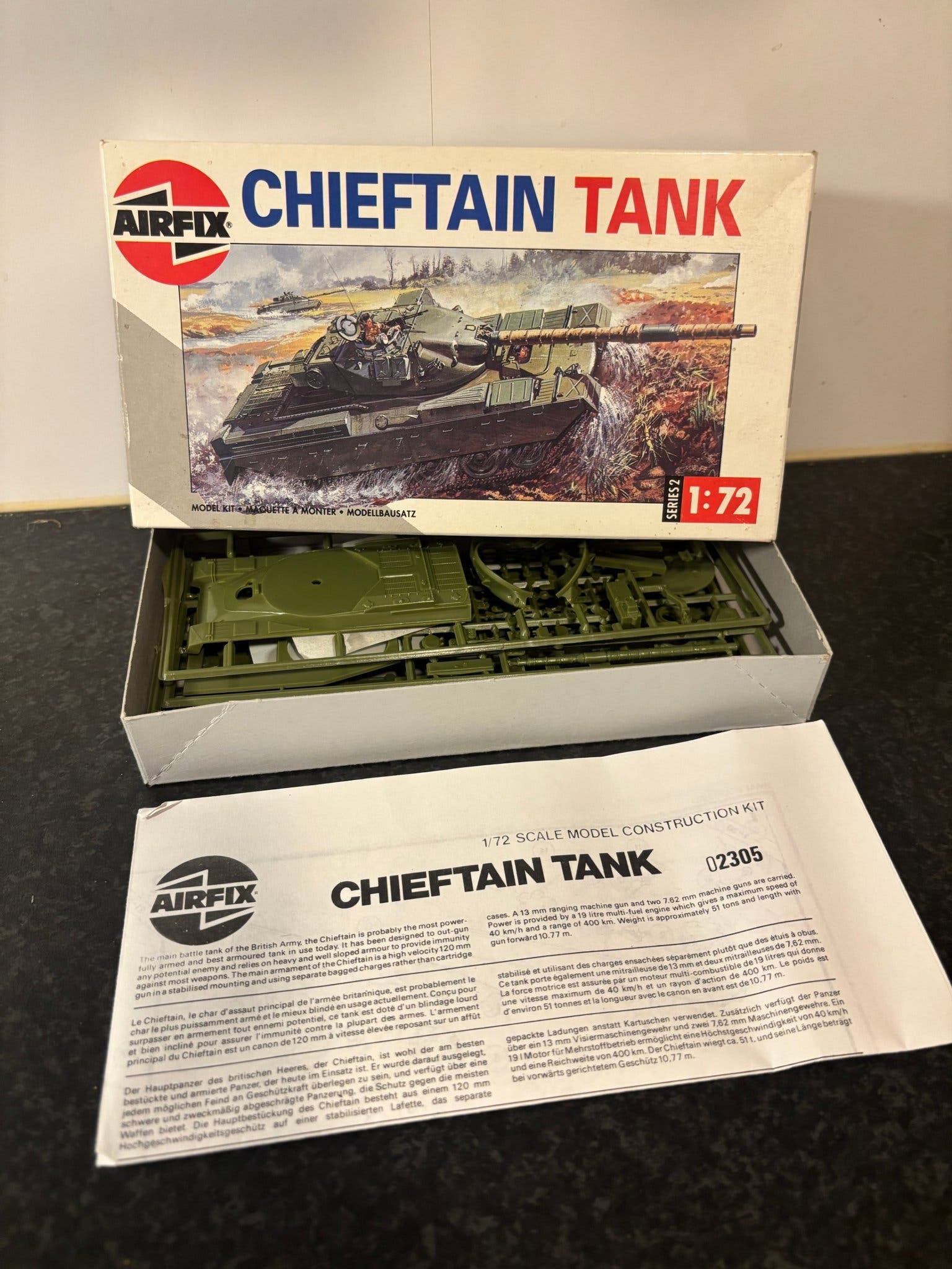 Se produkter som liknar AirFix Chieftain tank Modellb.. på Tradera ...